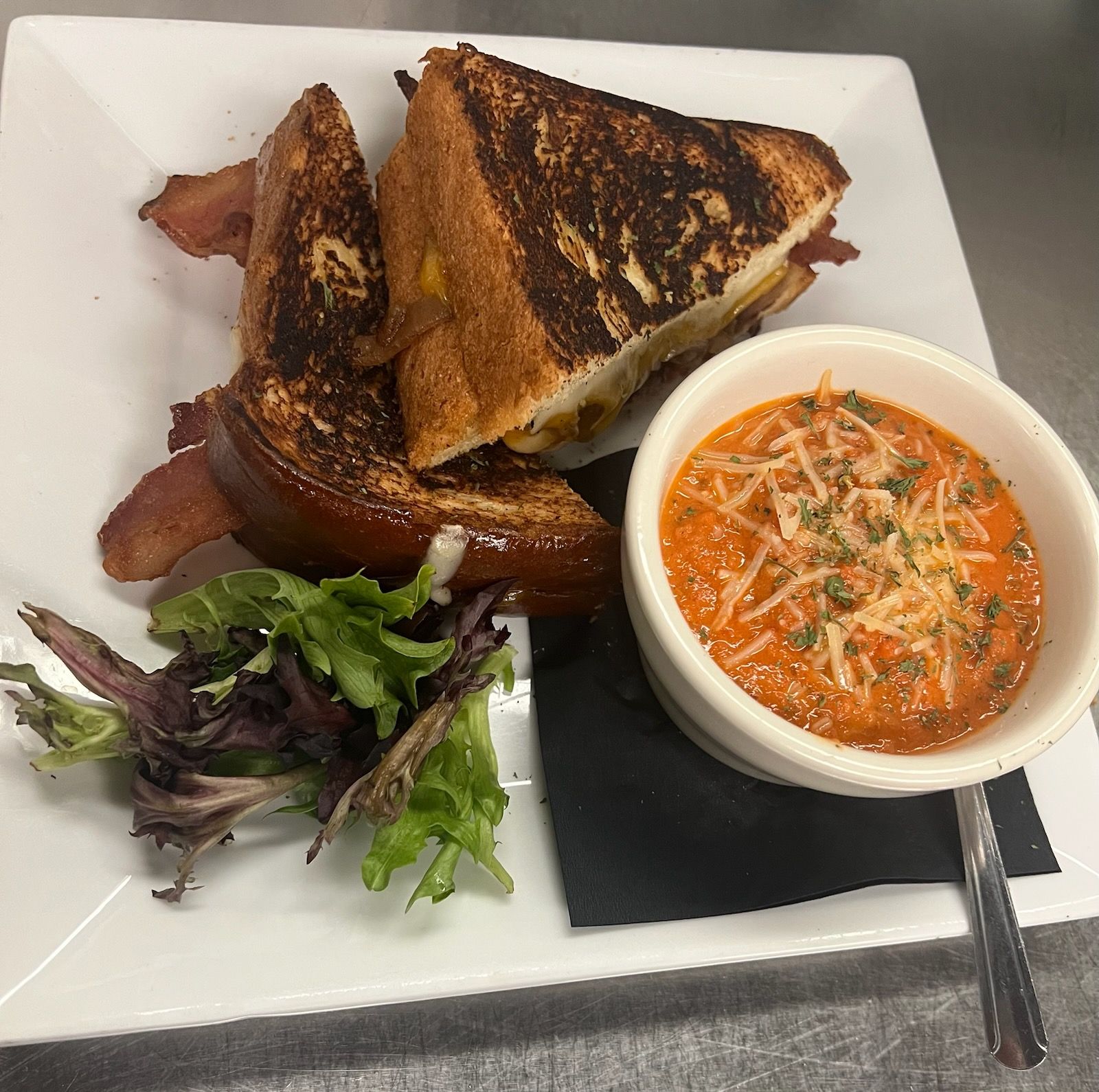 Centennial Bar and Grill | Kid Friendly| Arlington, WA