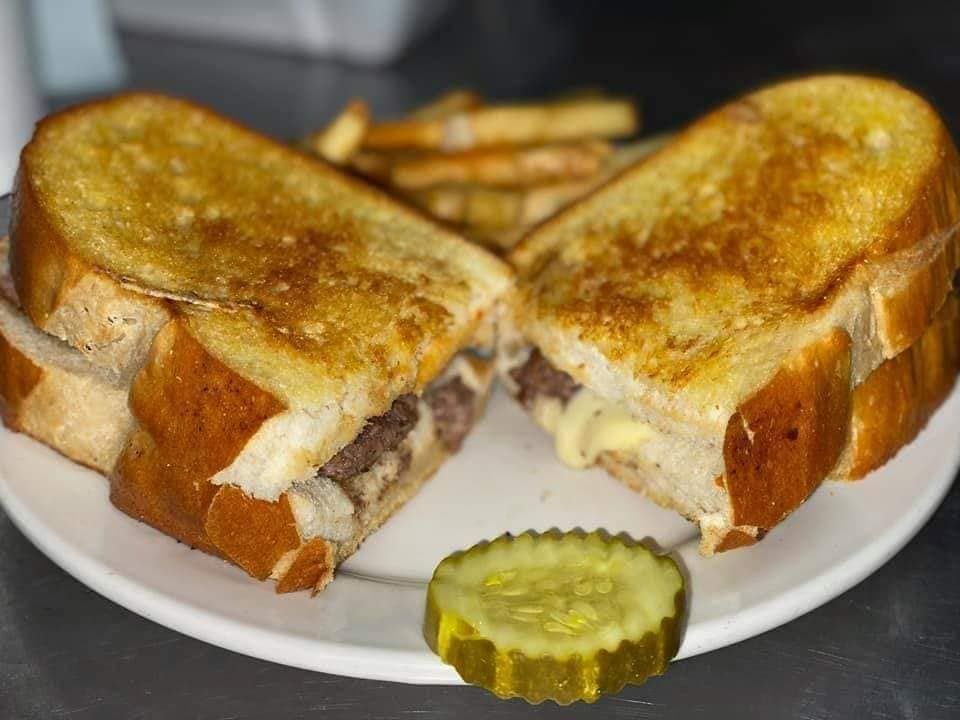 Restaurant and Pub | 4th Street Pub | West Hazleton, PA