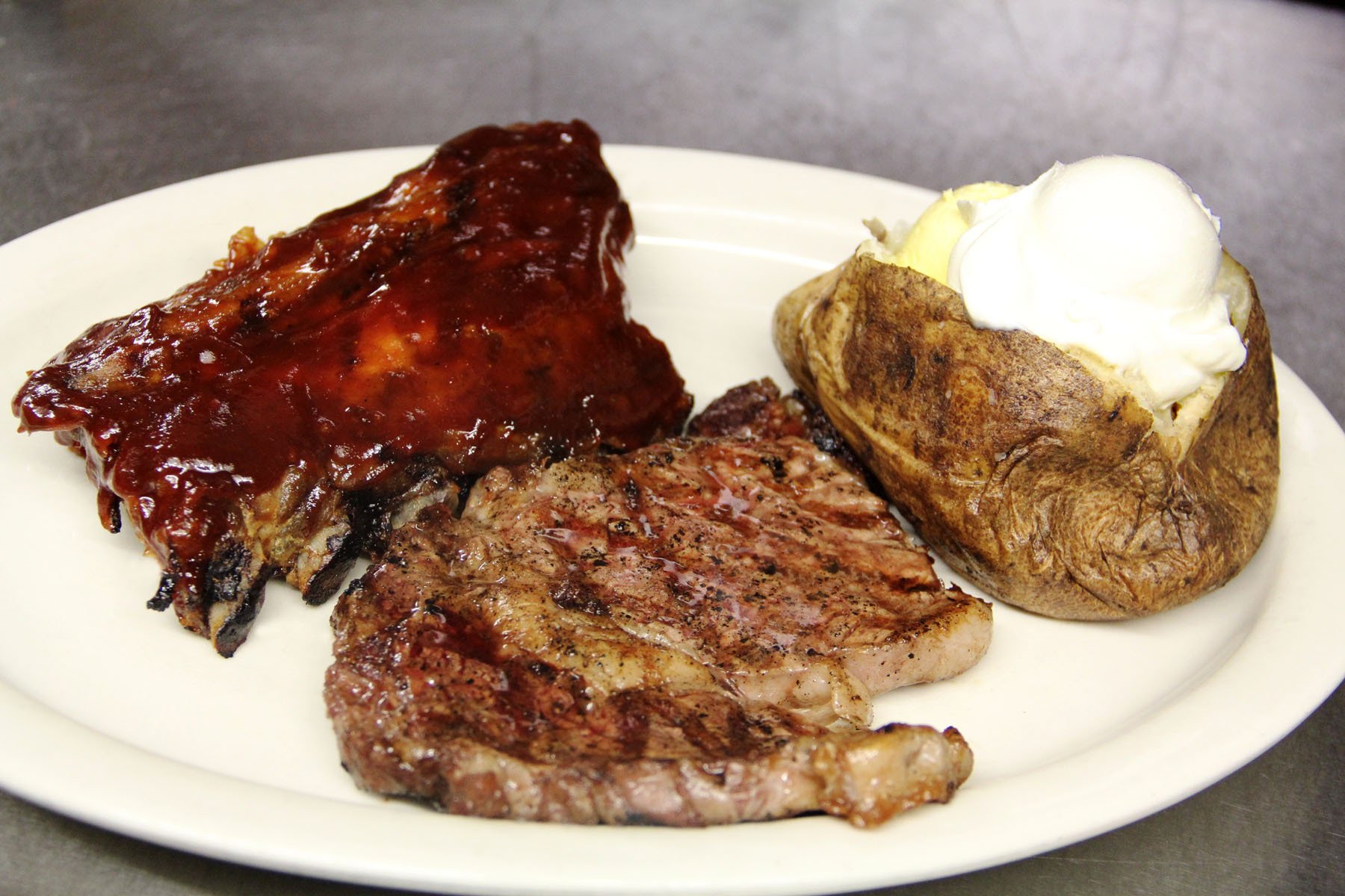 Logan's Rib-Eye | Restaurant | Terre Haute, IN