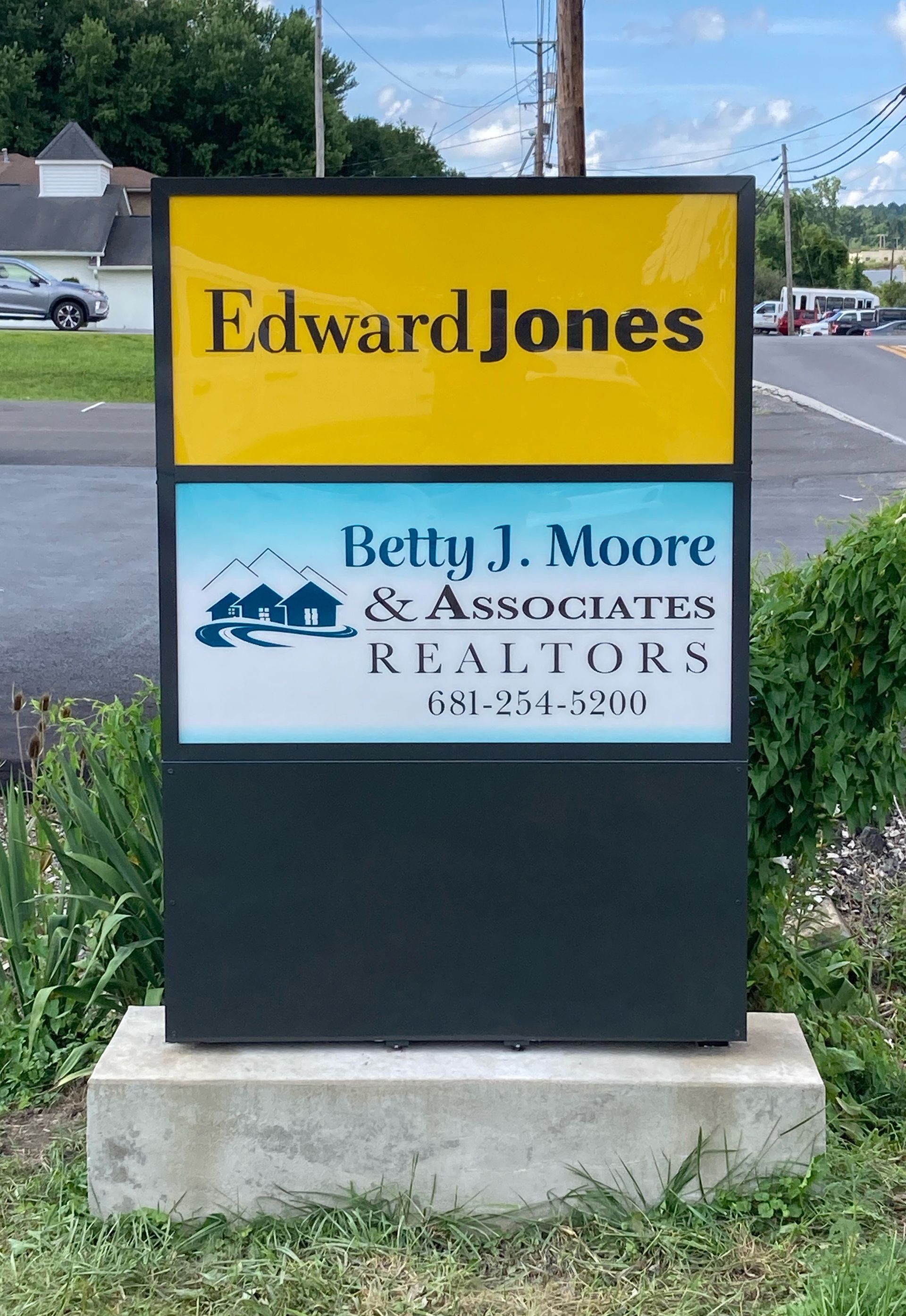 Lighted and Pole Signs | Beckley, WV