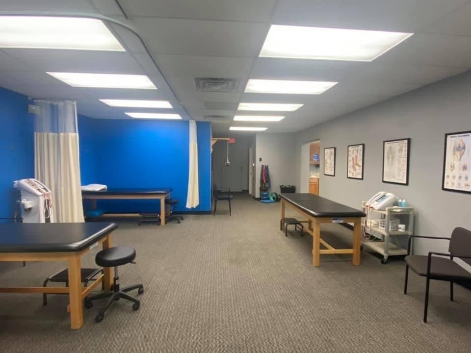 Advantage Physical Therapy and Rehab Physical Therapy Windsor Heights