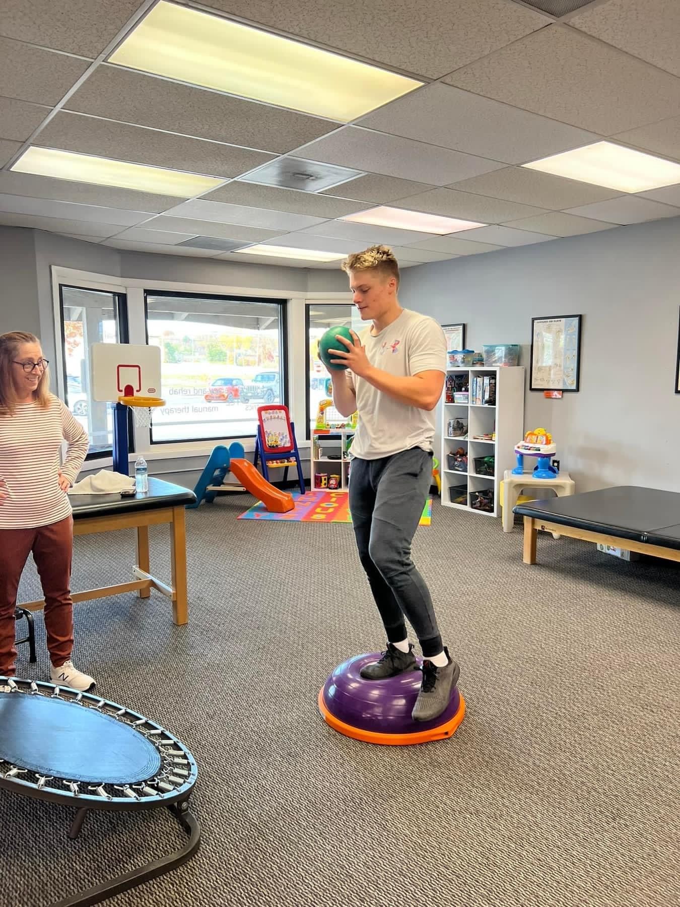 Advantage Physical Therapy and Rehab Physical Therapy Windsor Heights