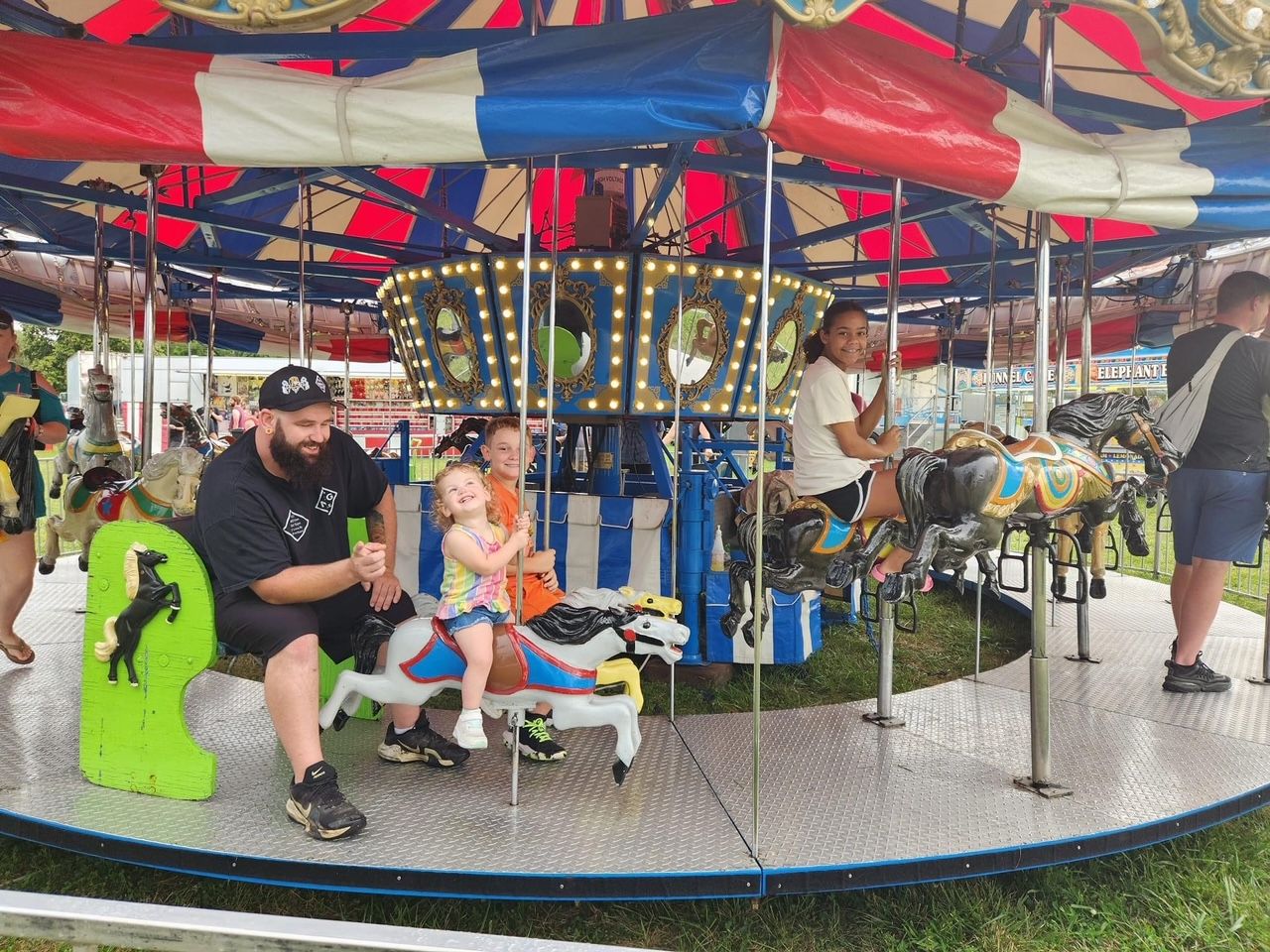 Coles County Carnival Rides and Food | Charleston, IL