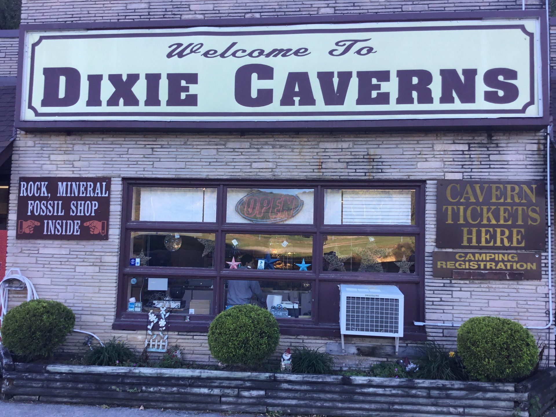 Gallery | Dixie Caverns