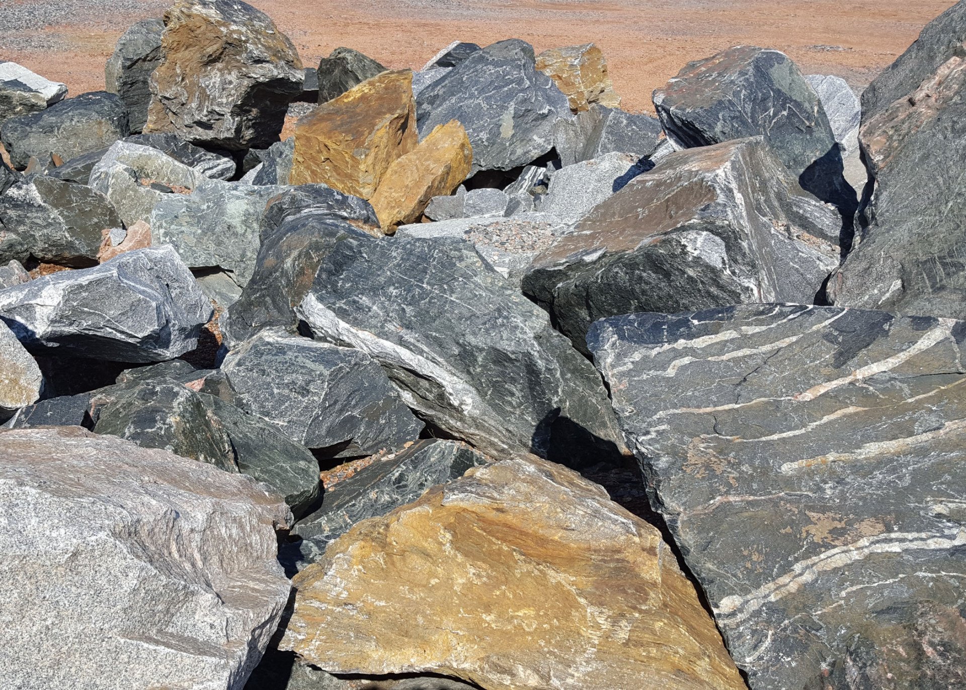 Red Rock Granite | Landscaping Supply | Mosinee, WI