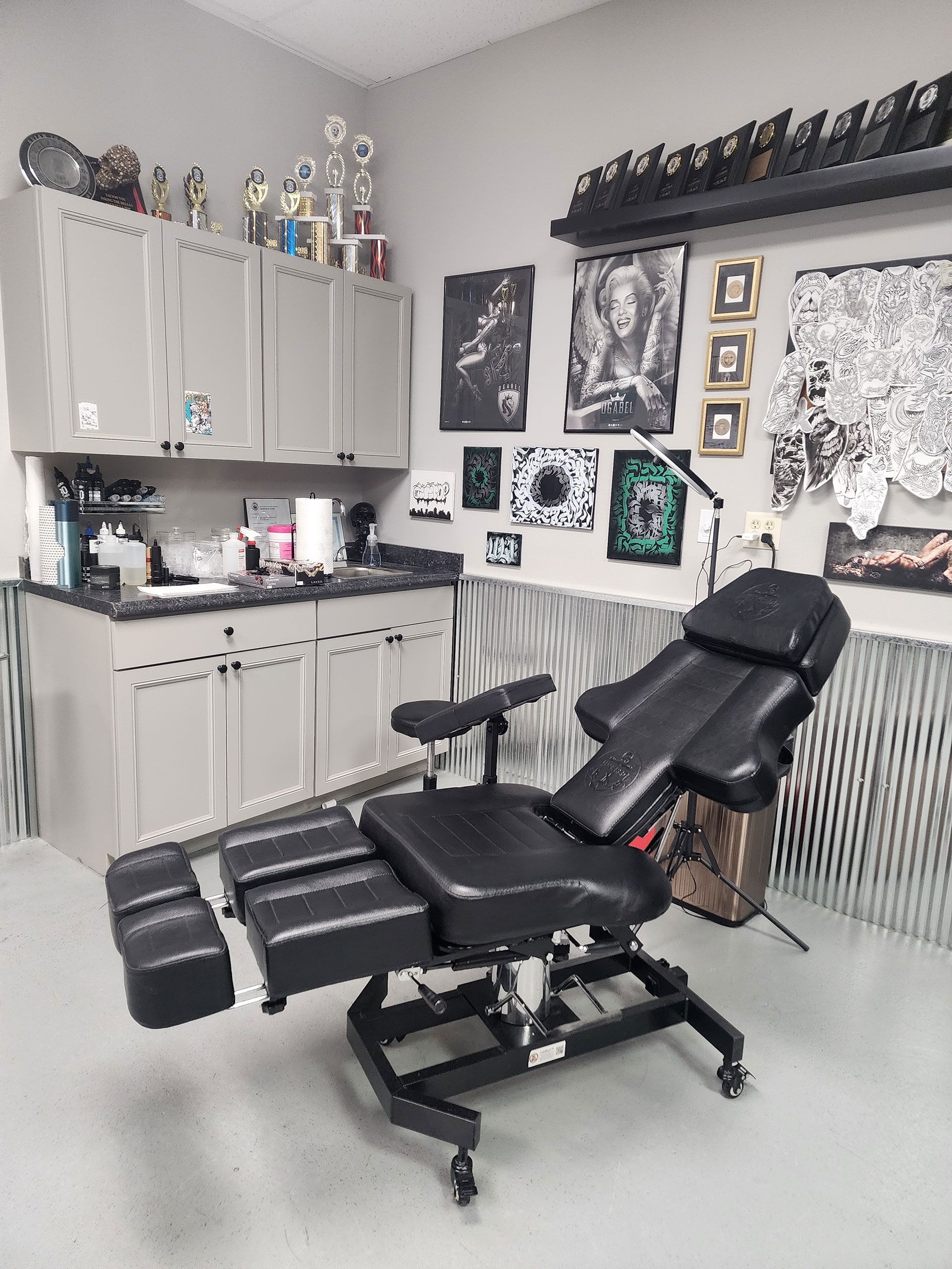Contact Branded Man Tattoo | Grand Forks, ND | 218-469-0429