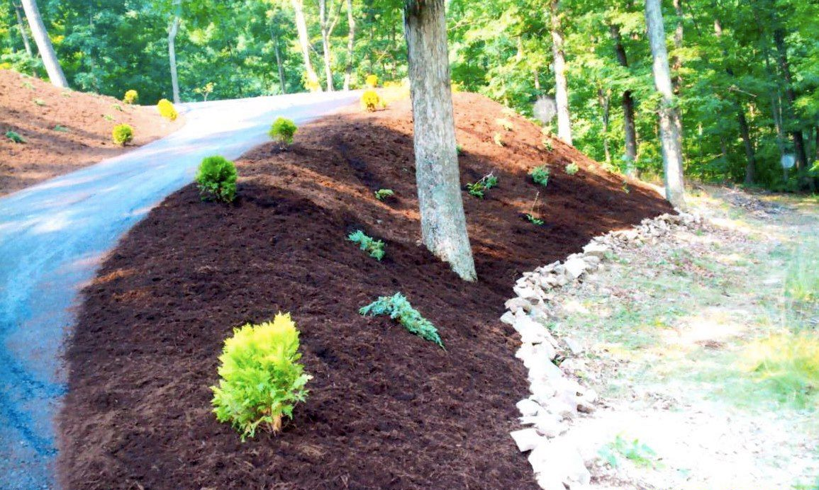 Baker Landscaping Gallery | Huntington County