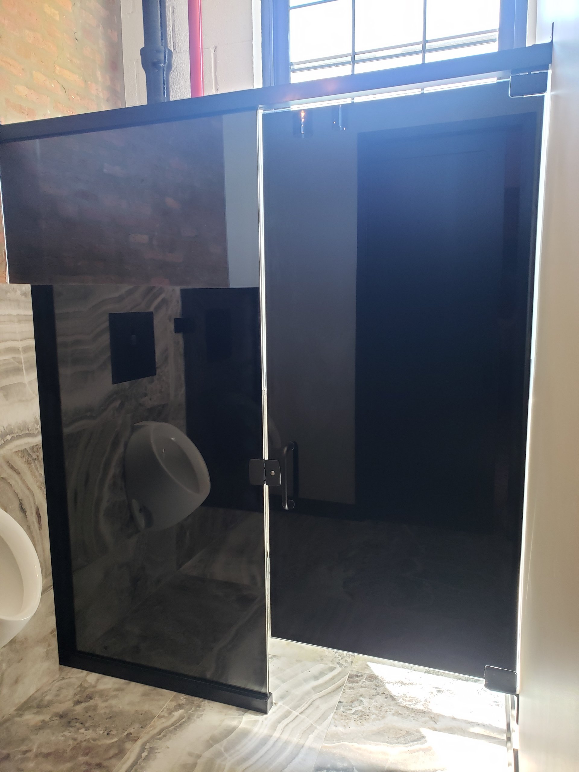 Pronto Glass & Mirror Inc Photo Gallery | Chicago, IL