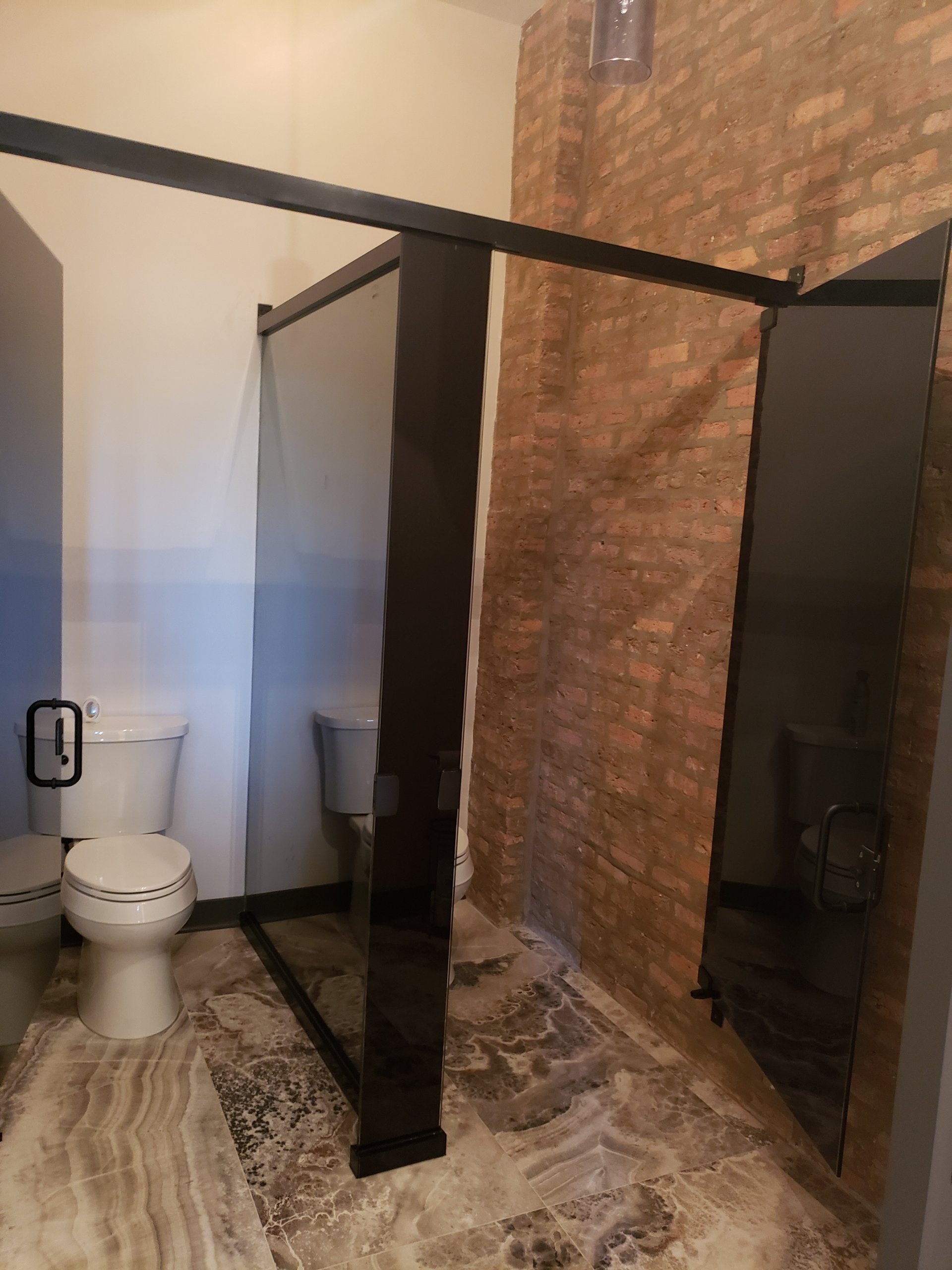 Pronto Glass & Mirror Inc Photo Gallery | Chicago, IL