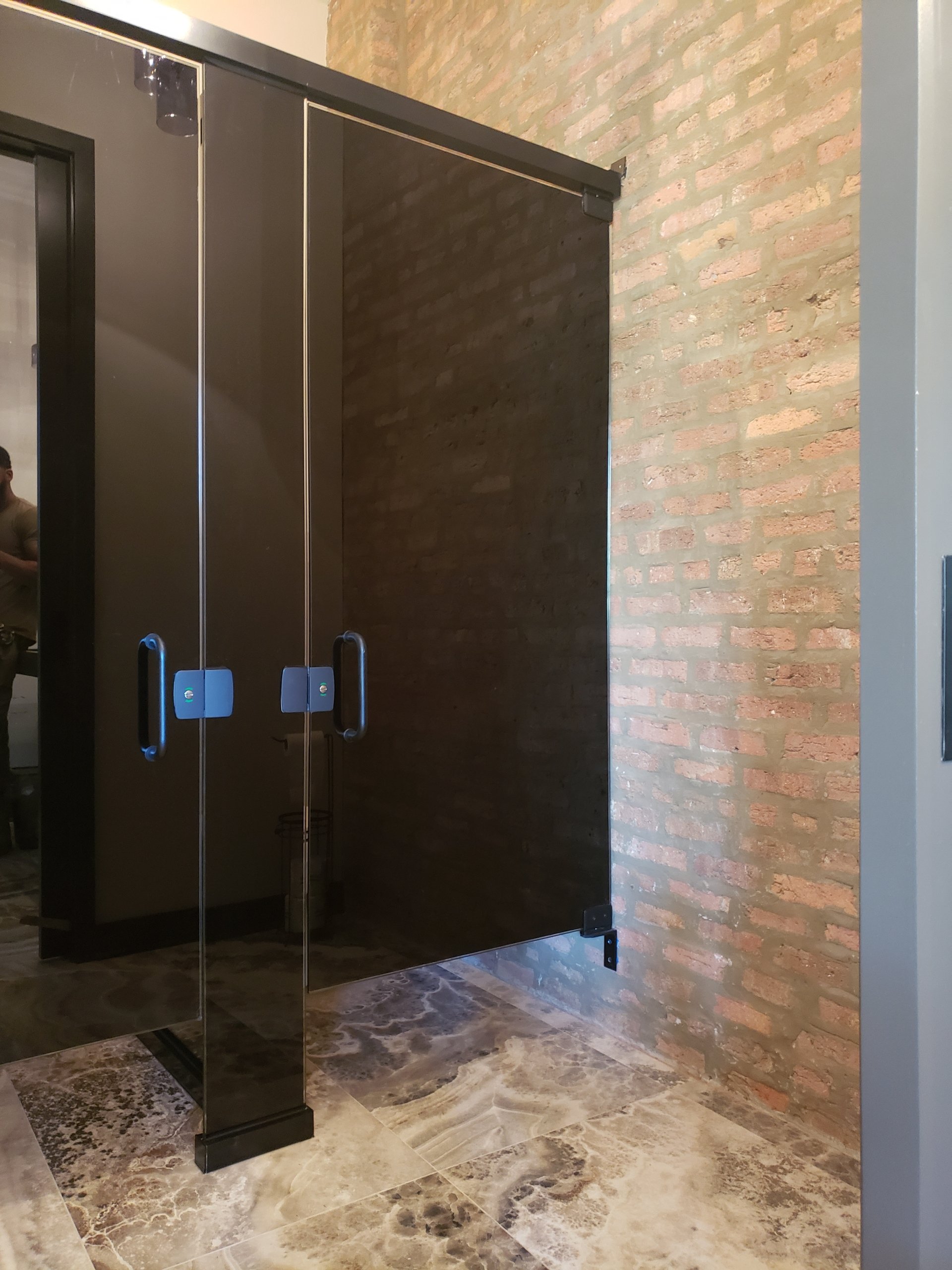 Pronto Glass & Mirror Inc Photo Gallery | Chicago, IL