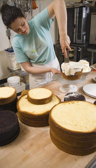 M & M Bakery - Cake Baker | Grand Rapids, MI