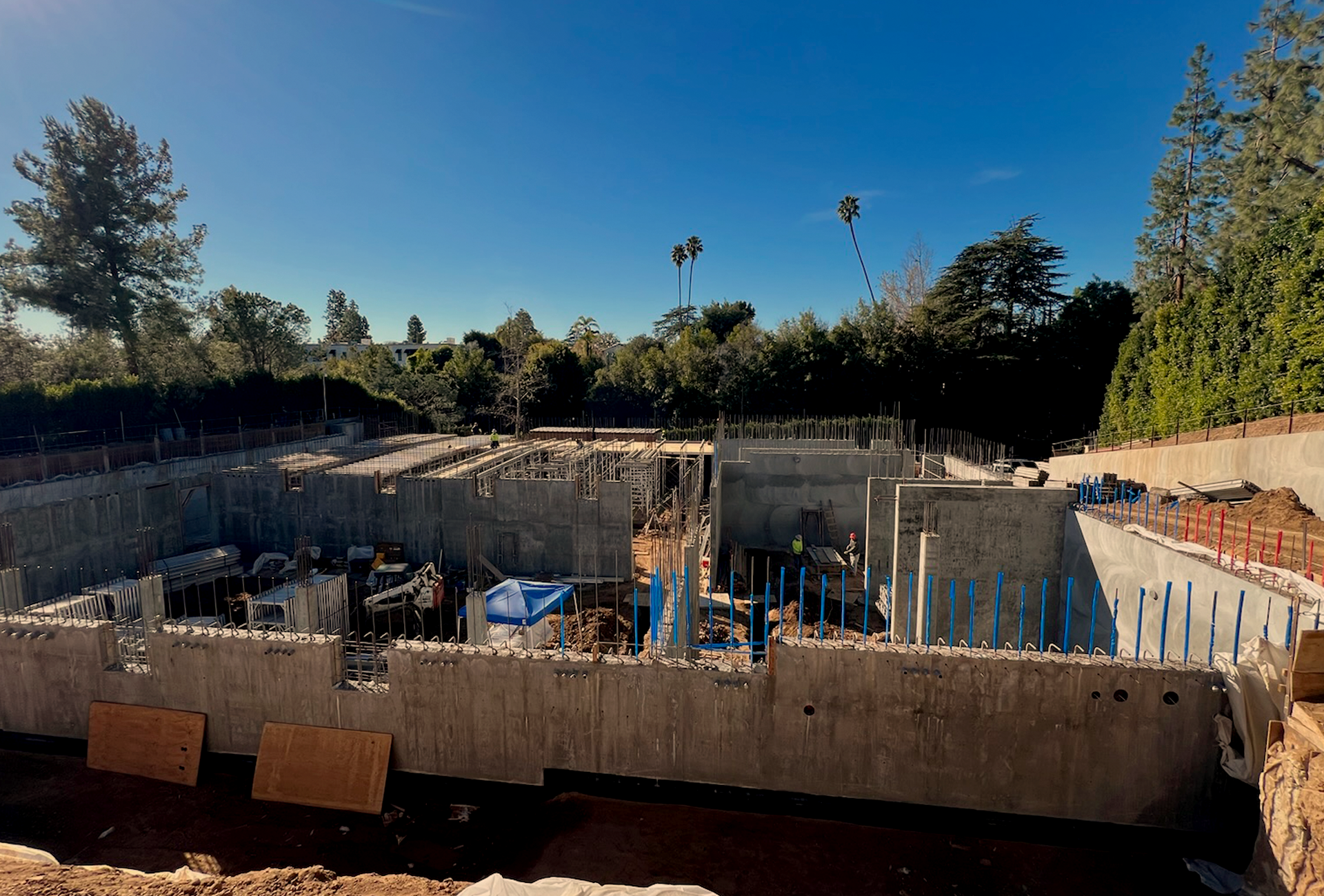 Hillside Foundations, Retaining Walls, Concrete Hardscapes | LA