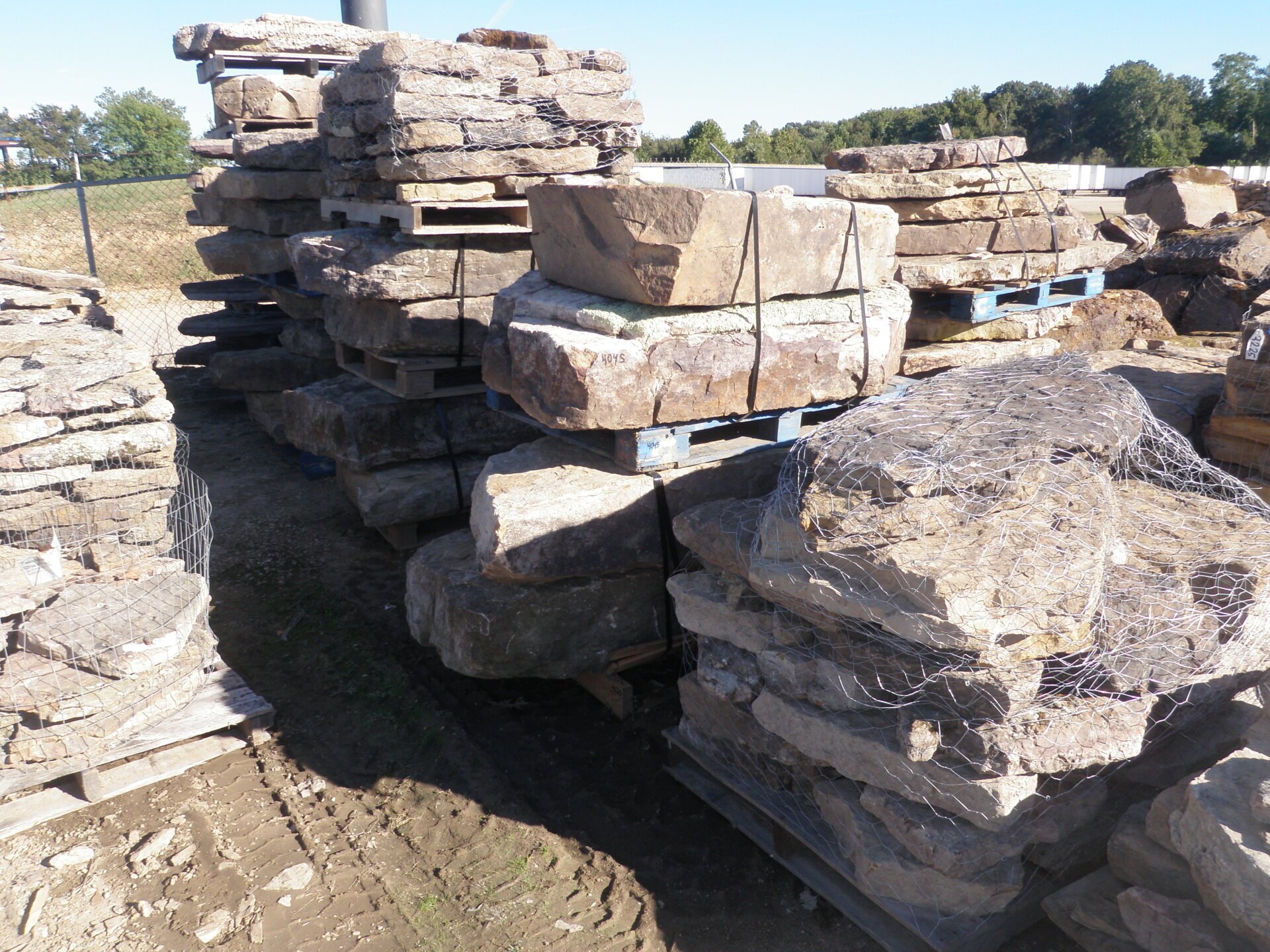 Natural Fieldstone | Landscape Fieldstone | Memphis, TN