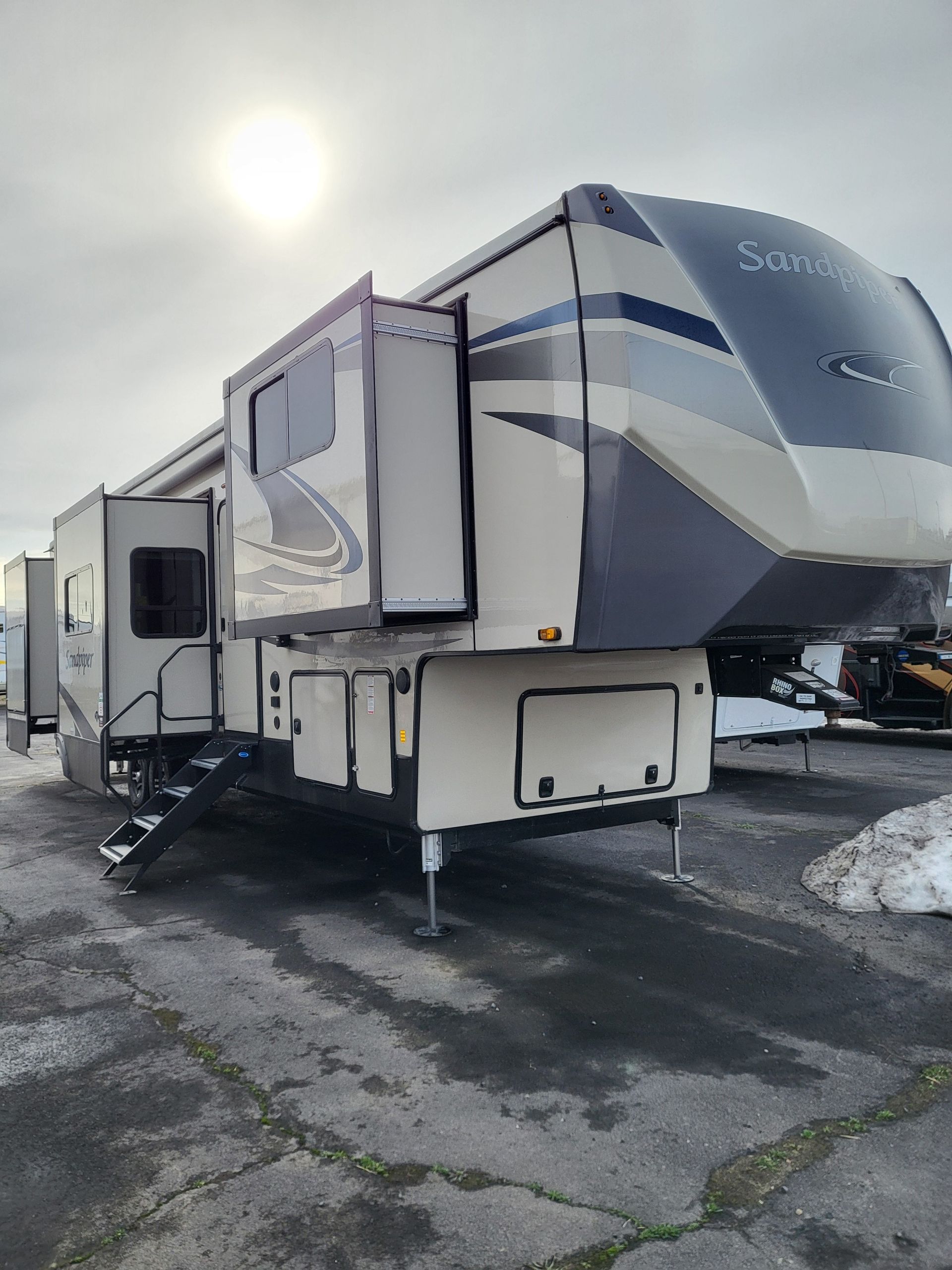 Comrie RV | RV Used| RV Clearance| Fifth Wheel Trailers | Fifth Wheel ...