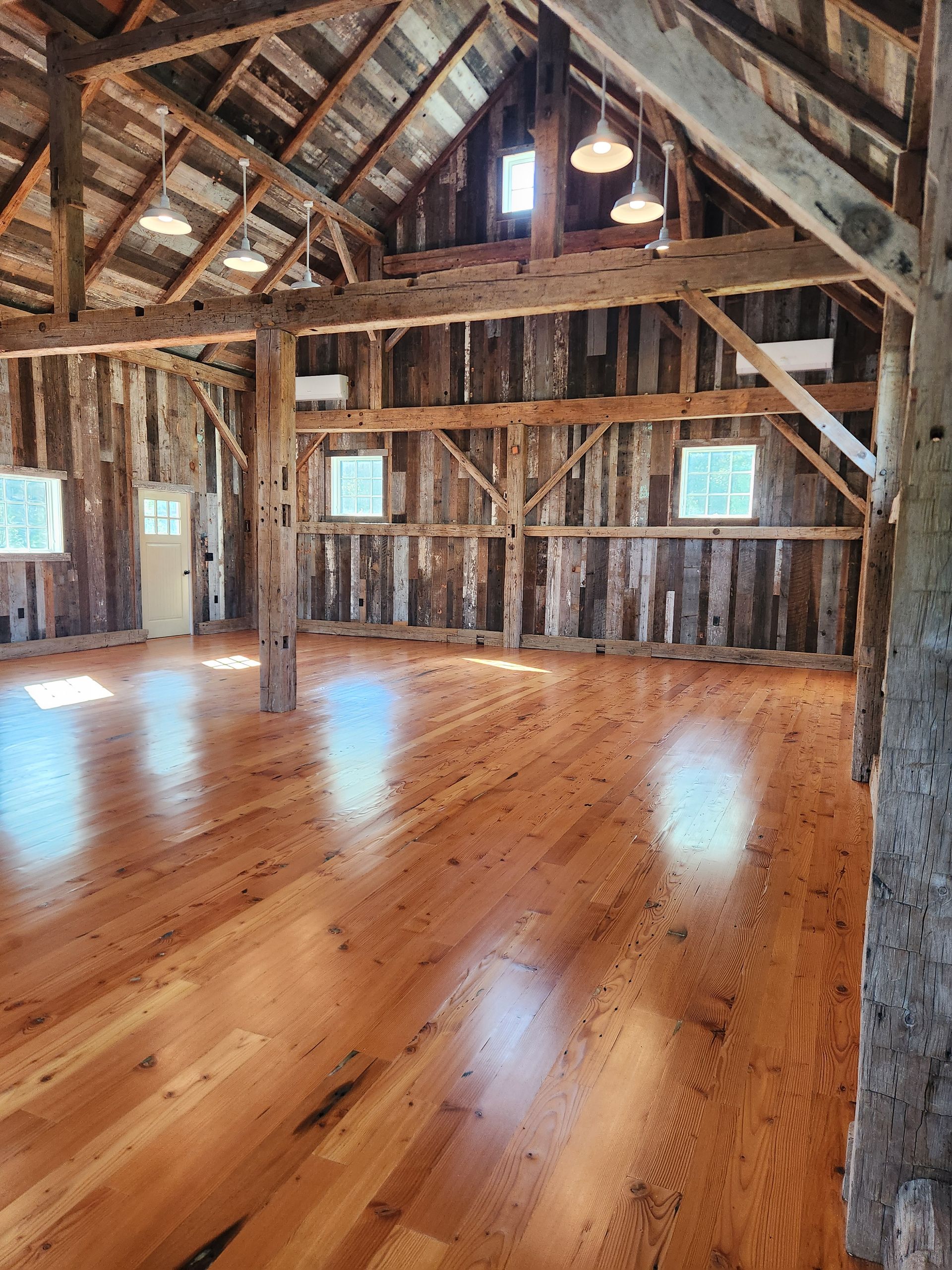 Reclaimed and Rustic Wood Beams | Southern New England