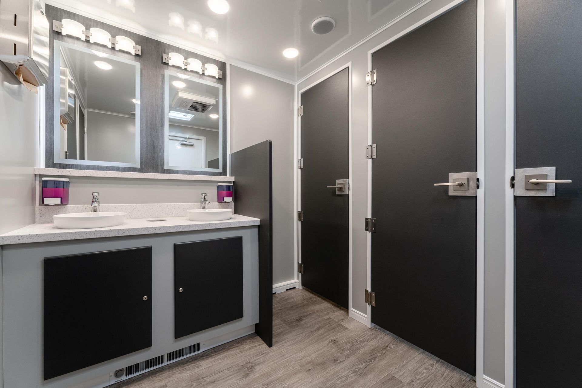 Luxury Restroom Trailers FL | Luxe Flush