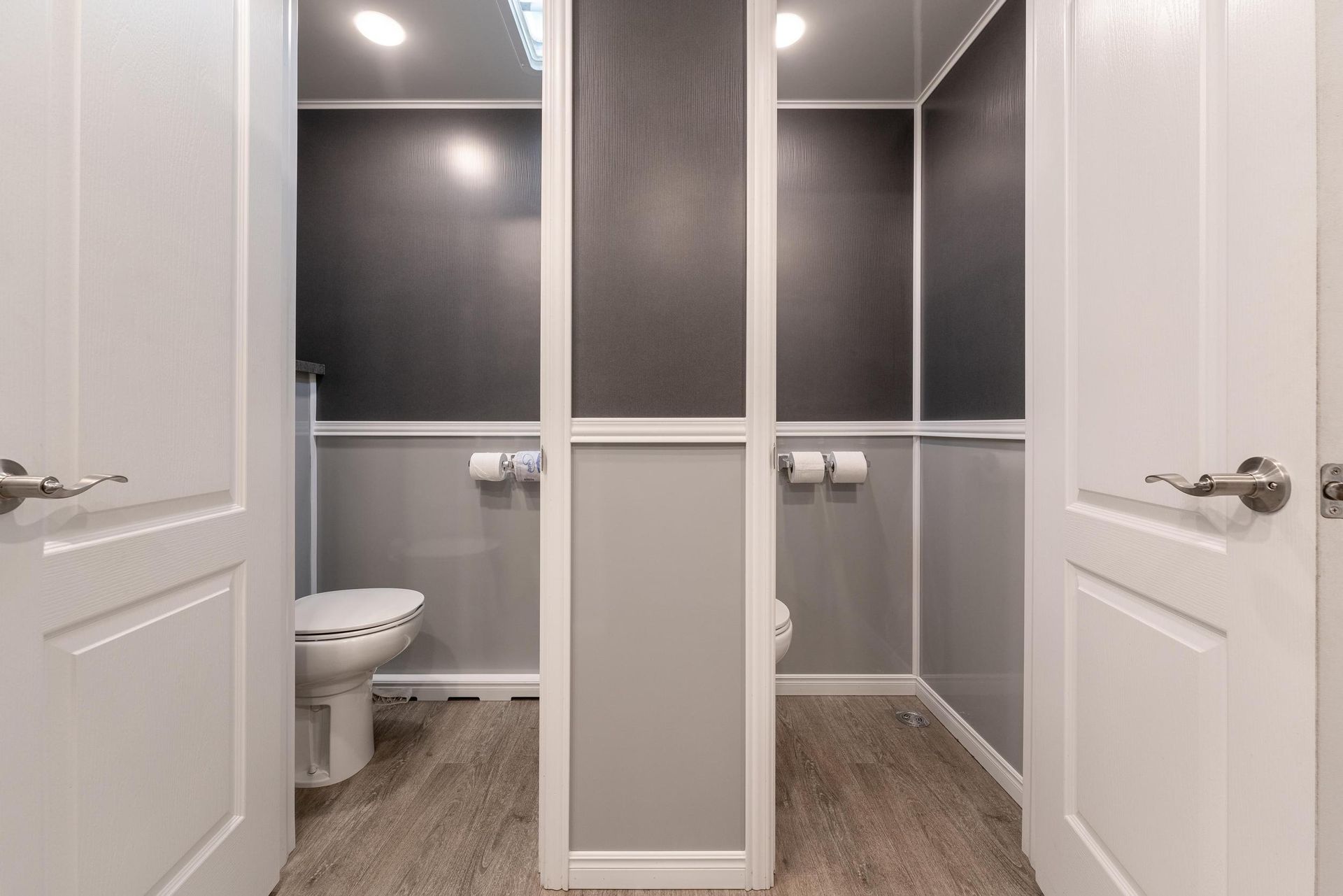 Luxury Restroom Trailers FL | Luxe Flush