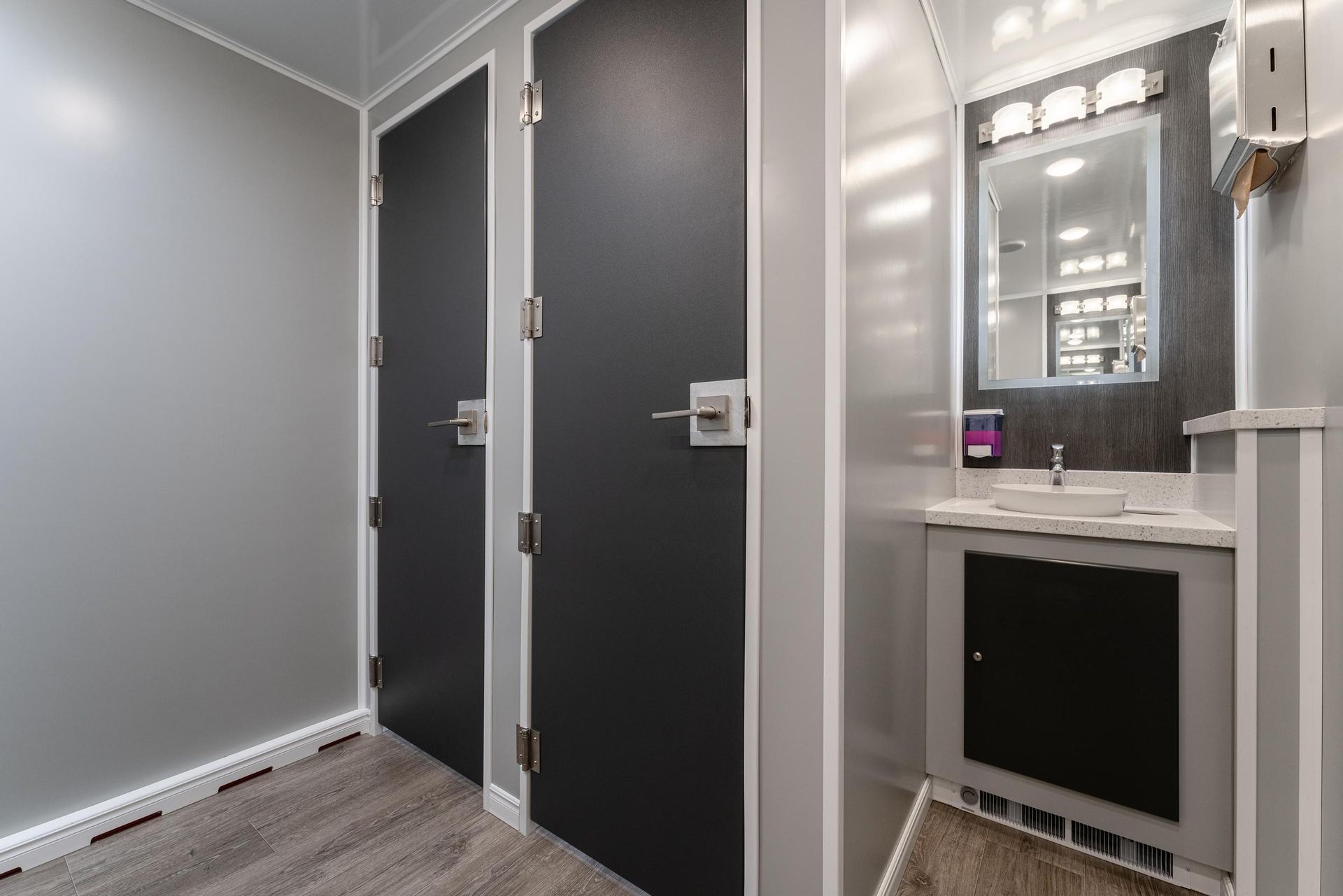 Luxury Restroom Trailers FL | Luxe Flush