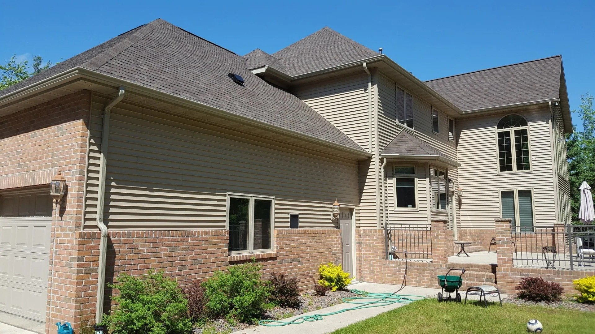 Wicker Gutters and 3x4 Downspouts with Small Hole Screen