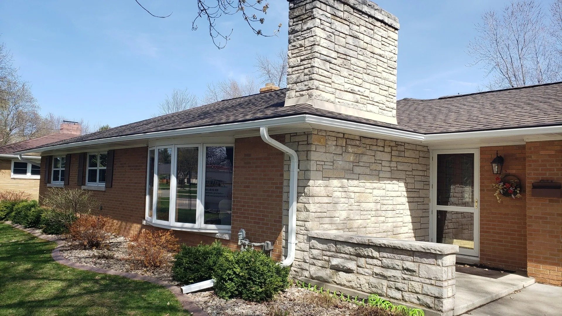 White 5 inch Gutter and 3x4 Downspout with Musket Brown Leaf-X