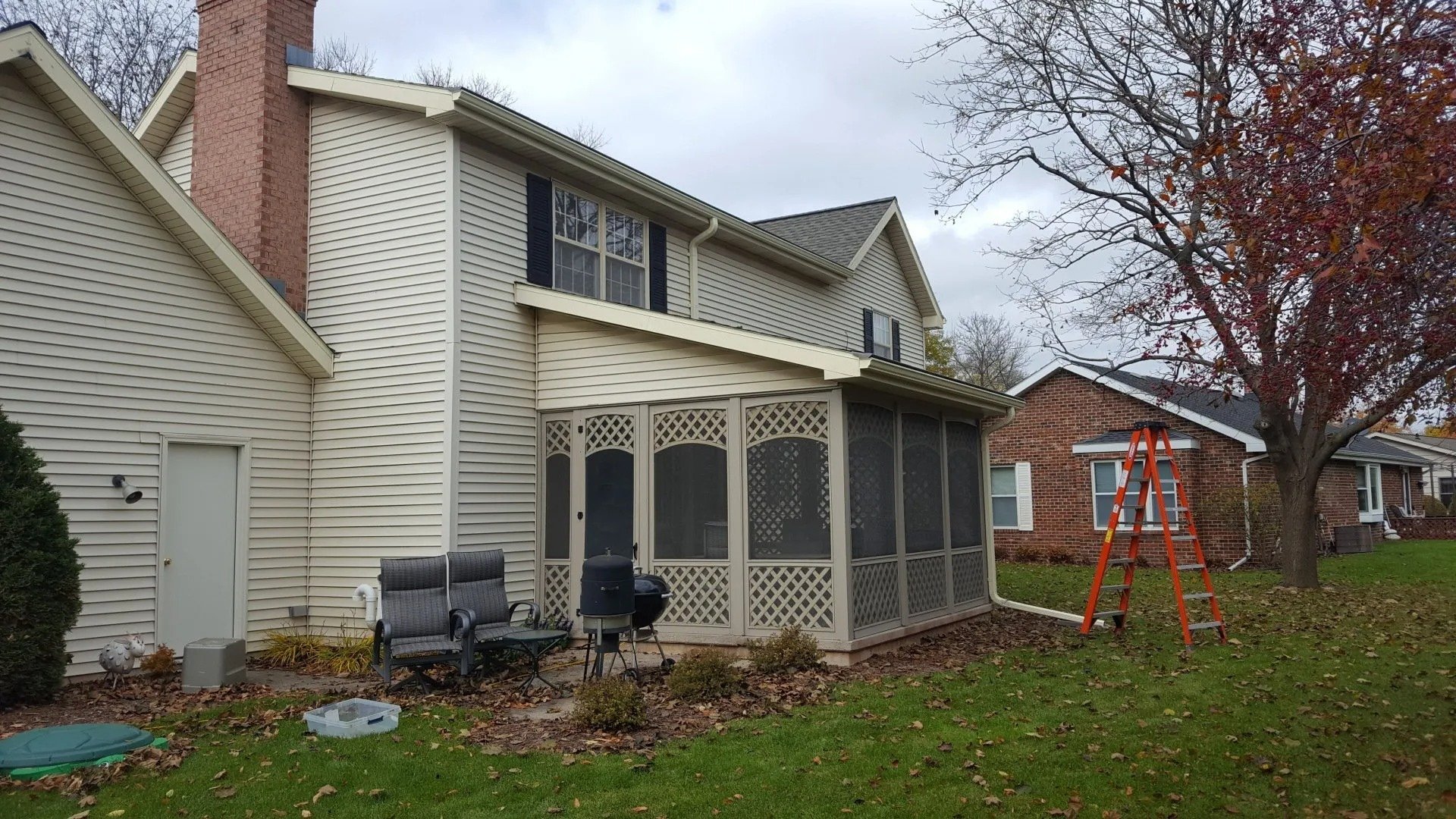 Wicker 5 inch Gutter and 3x4 Downspouts with Black Leaf-X