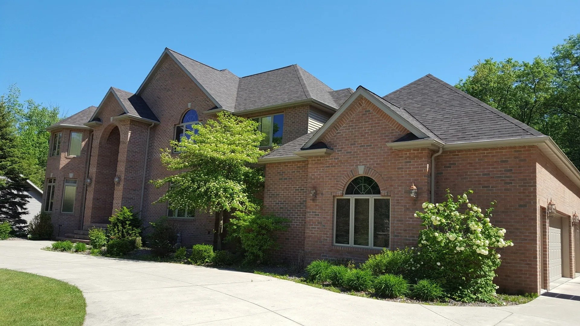 Wicker Gutters and 3x4 Downspouts with Small Hole Screen