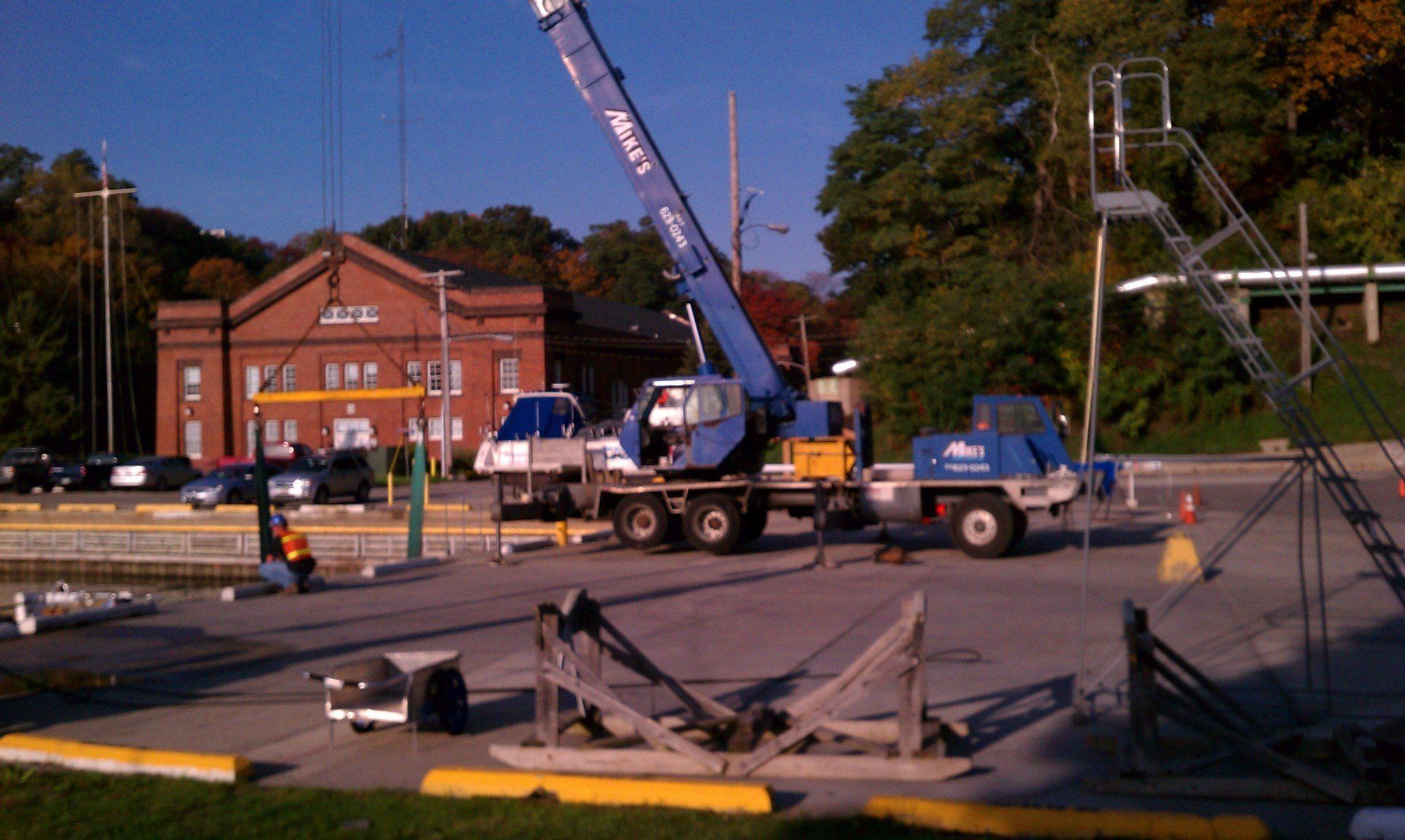 Crane Rentals | Mike's Crane Rental | Waukegan, IL