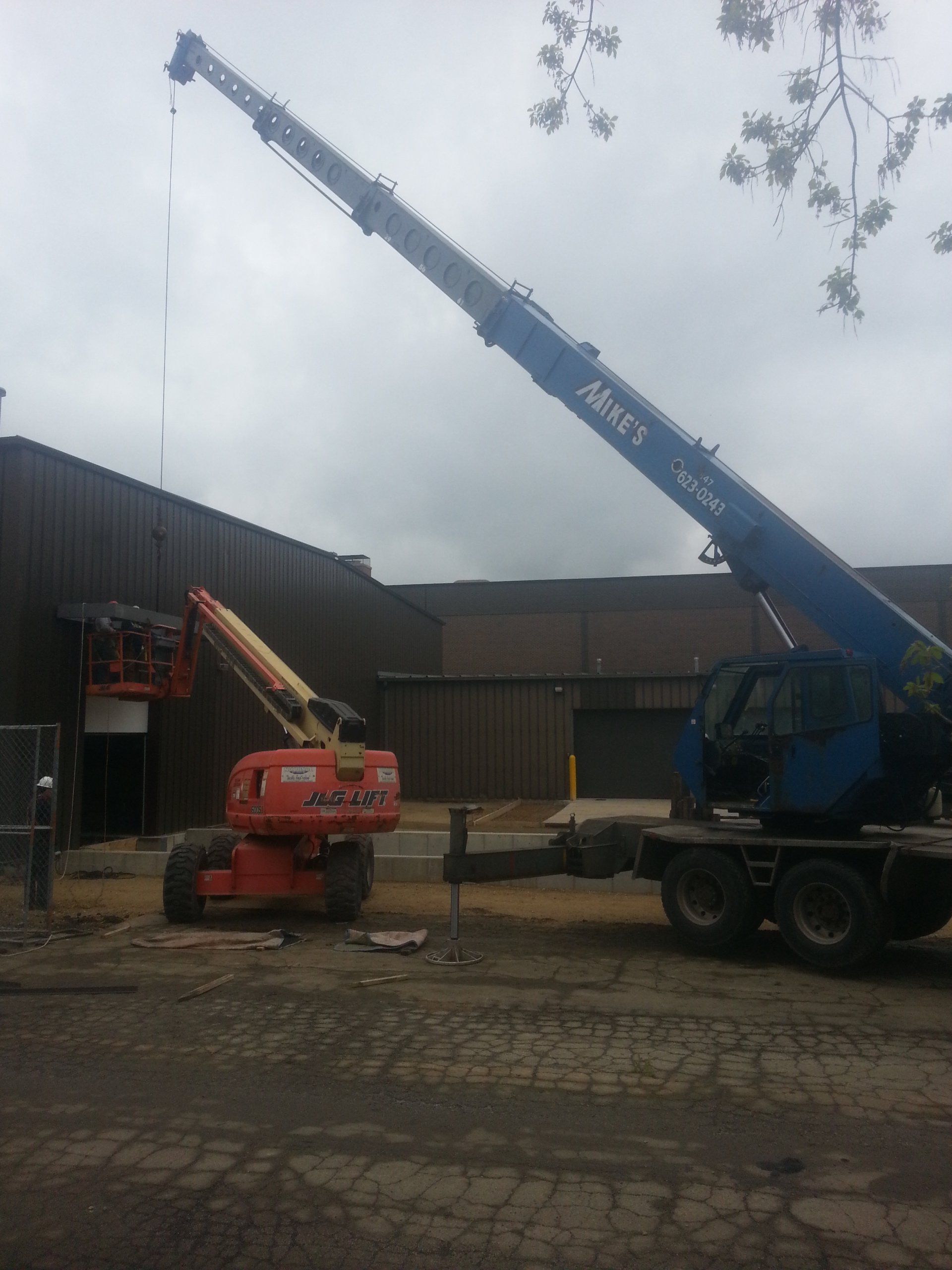 Crane Rentals | Mike's Crane Rental | Waukegan, IL
