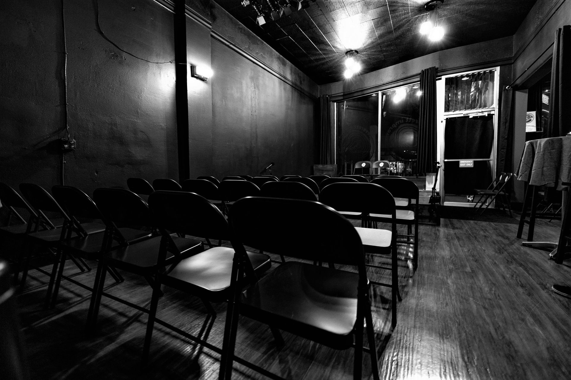 Bar and Live Events | e.i. bar & stage | Everett, WA