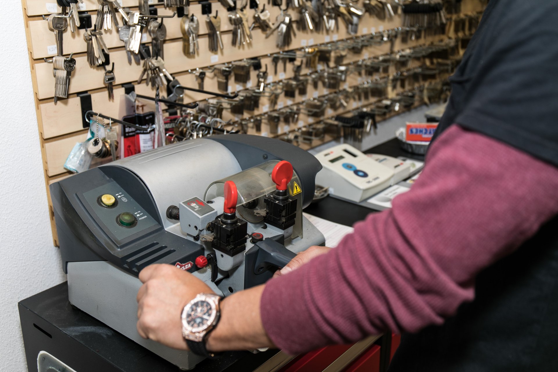 Locksmith & Glass Services Moreno Valley & Riverside, CA - MGS Services