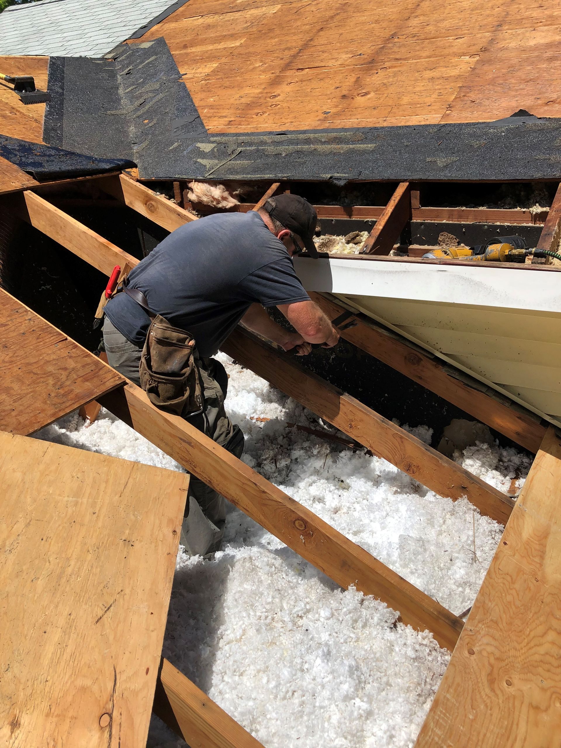 Gallery | Henry's Roofing Co. Inc.