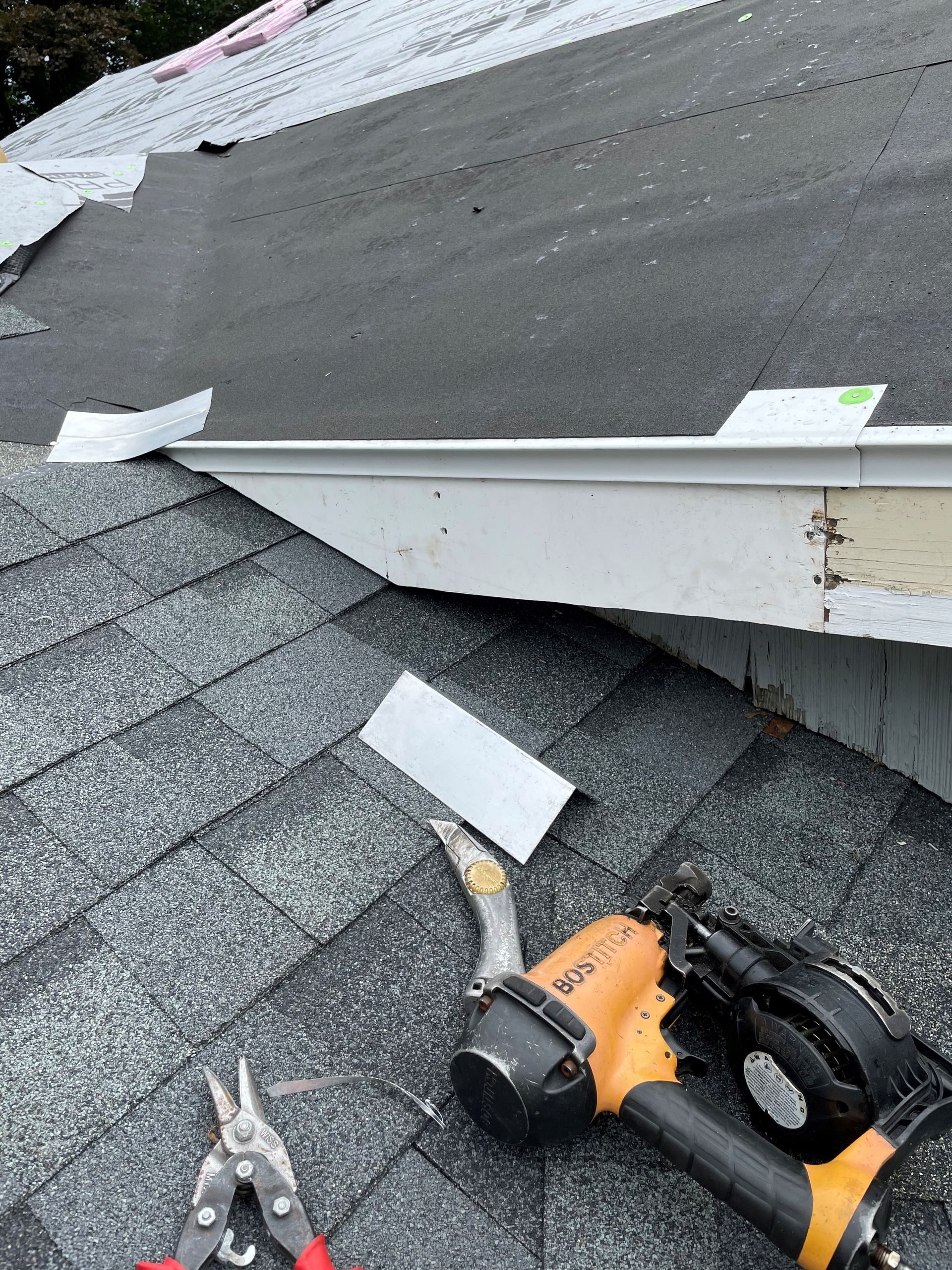 Gallery | Henry's Roofing Co. Inc.