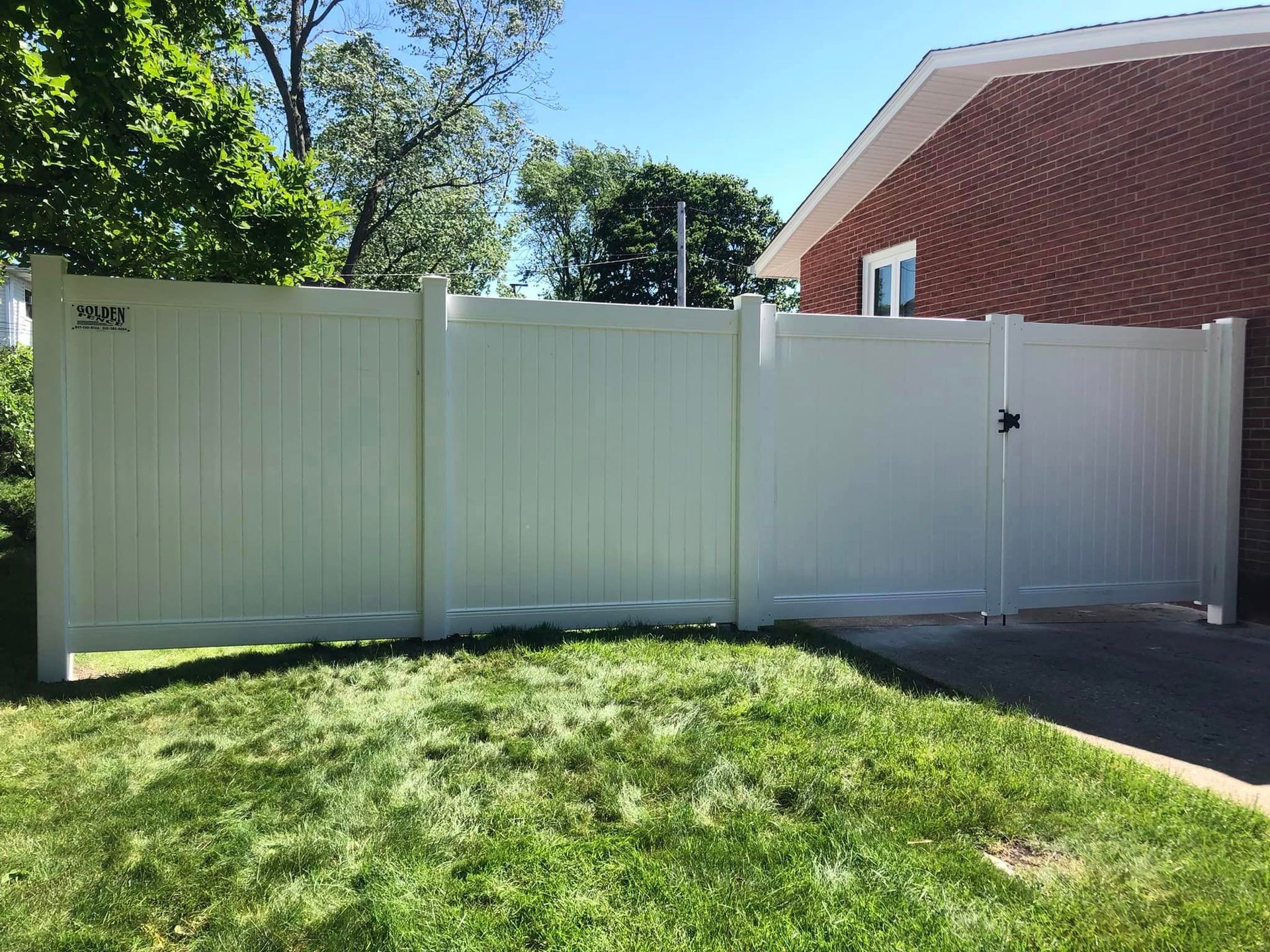 Vinyl-PVC Fencing | Golden Fence, Inc. | McHenry, IL