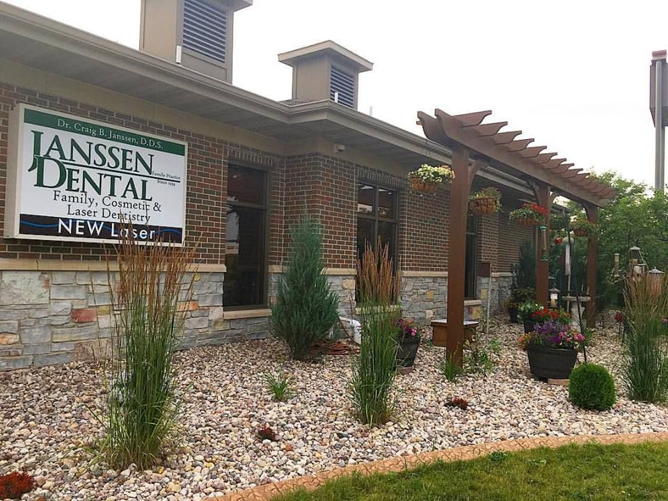 Dave Van Rite Construction - Creative Decks & Landscaping Gallery Green Bay