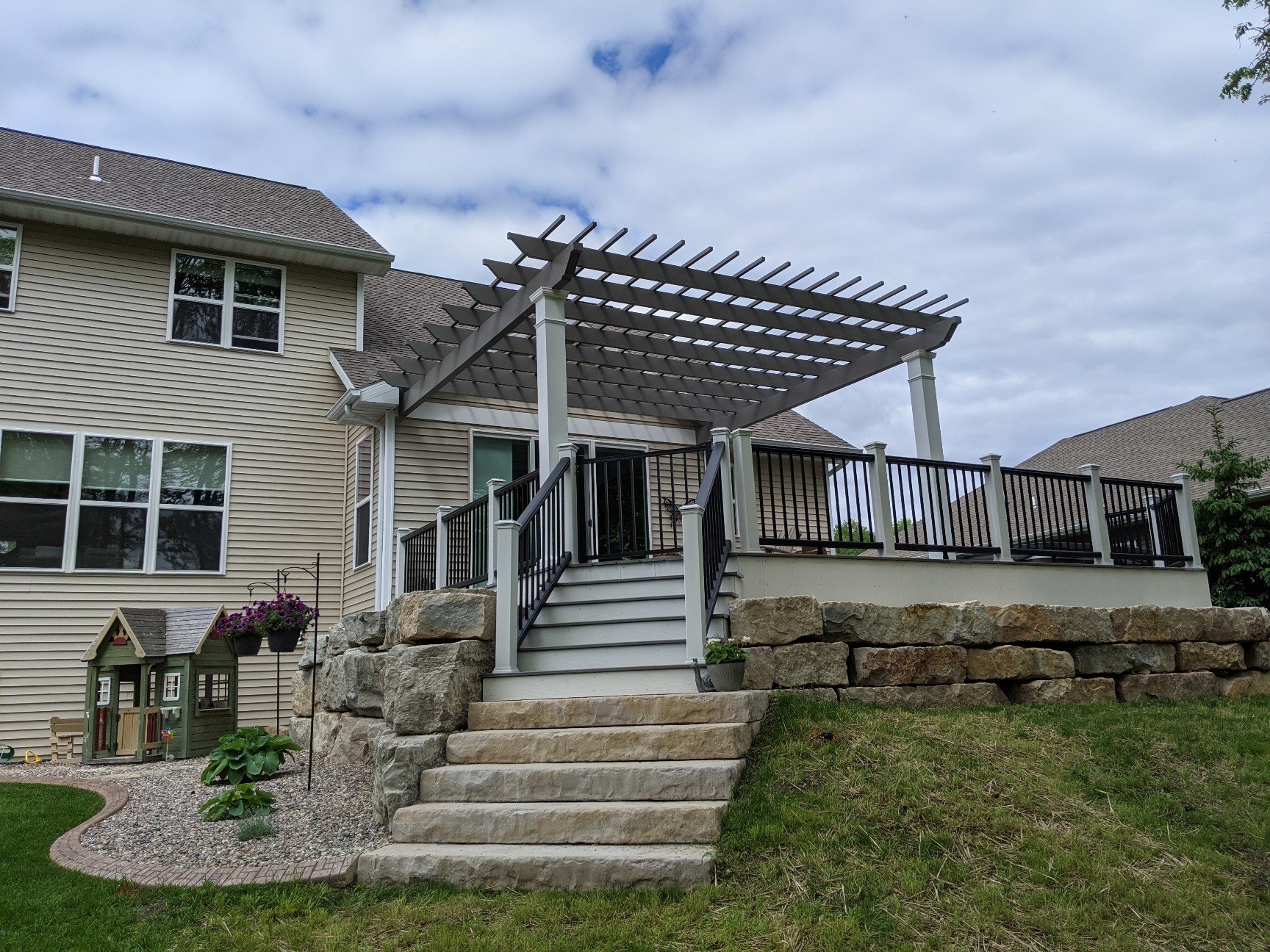 Dave Van Rite Construction - Creative Decks & Landscaping Gallery Green Bay