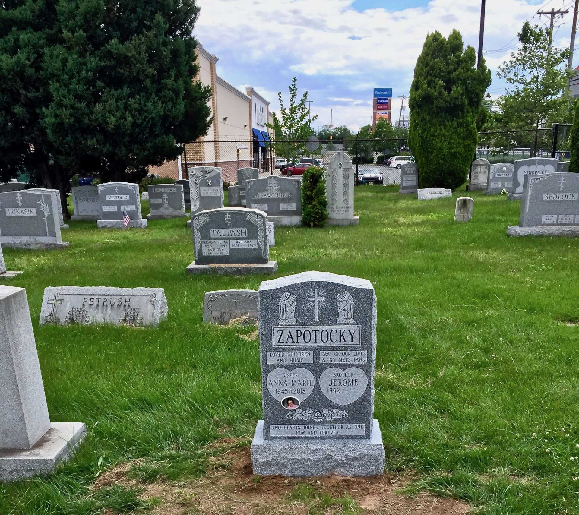 Single-Style Monuments | Double Monuments | Newark, NJ