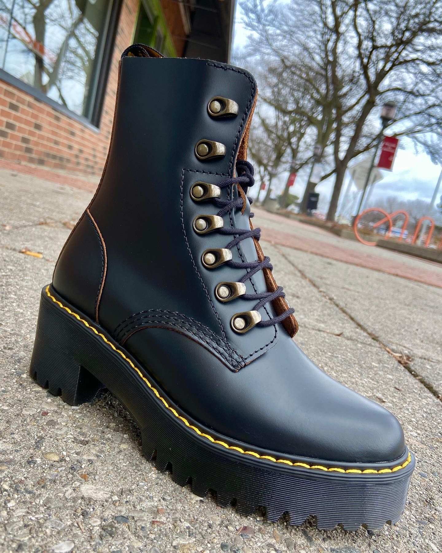 Casual Footwear | Roseville, MI