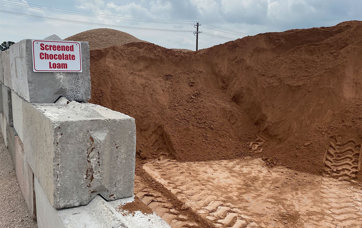 Marcelo's Sand & Loam Products | Gravel | Soil | Sand | Georgetown, TX