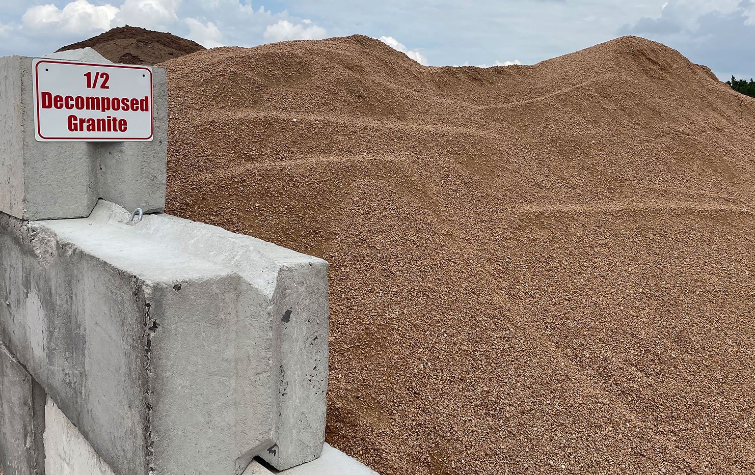 Marcelo's Sand & Loam Products | Gravel | Soil | Sand | Georgetown, TX