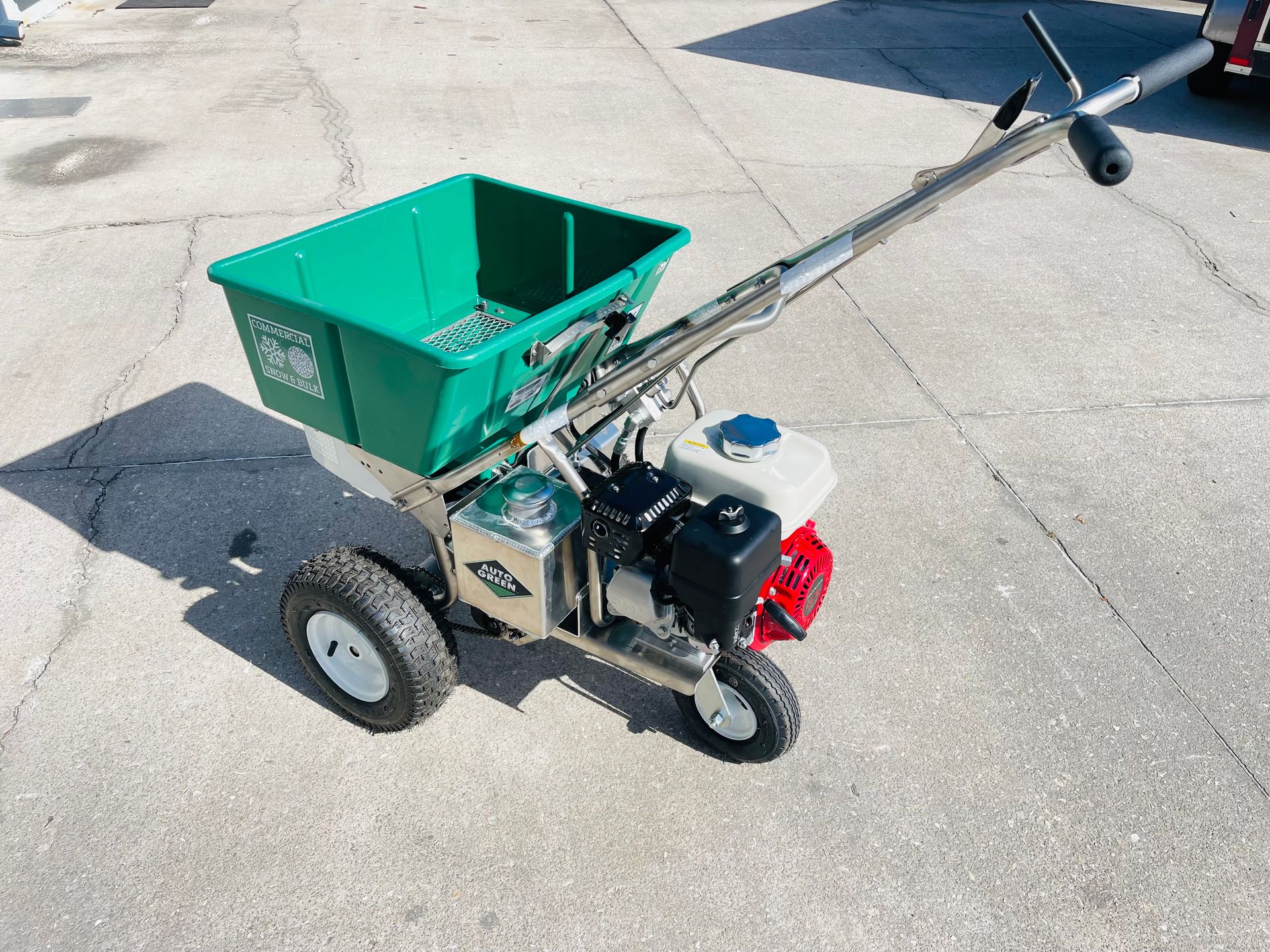 Salt Spreaders | Powered Spreader Sarasota FL