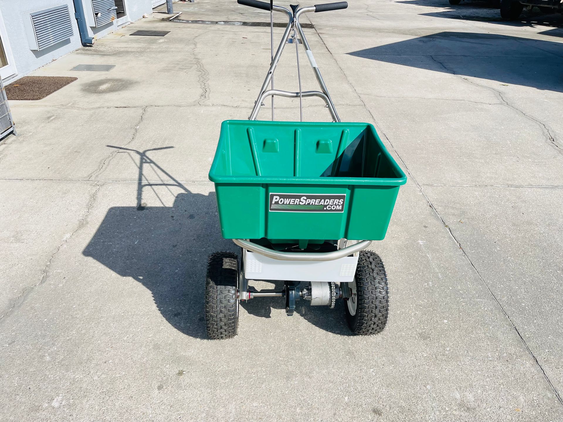 Salt Spreaders | Powered Spreader Sarasota FL