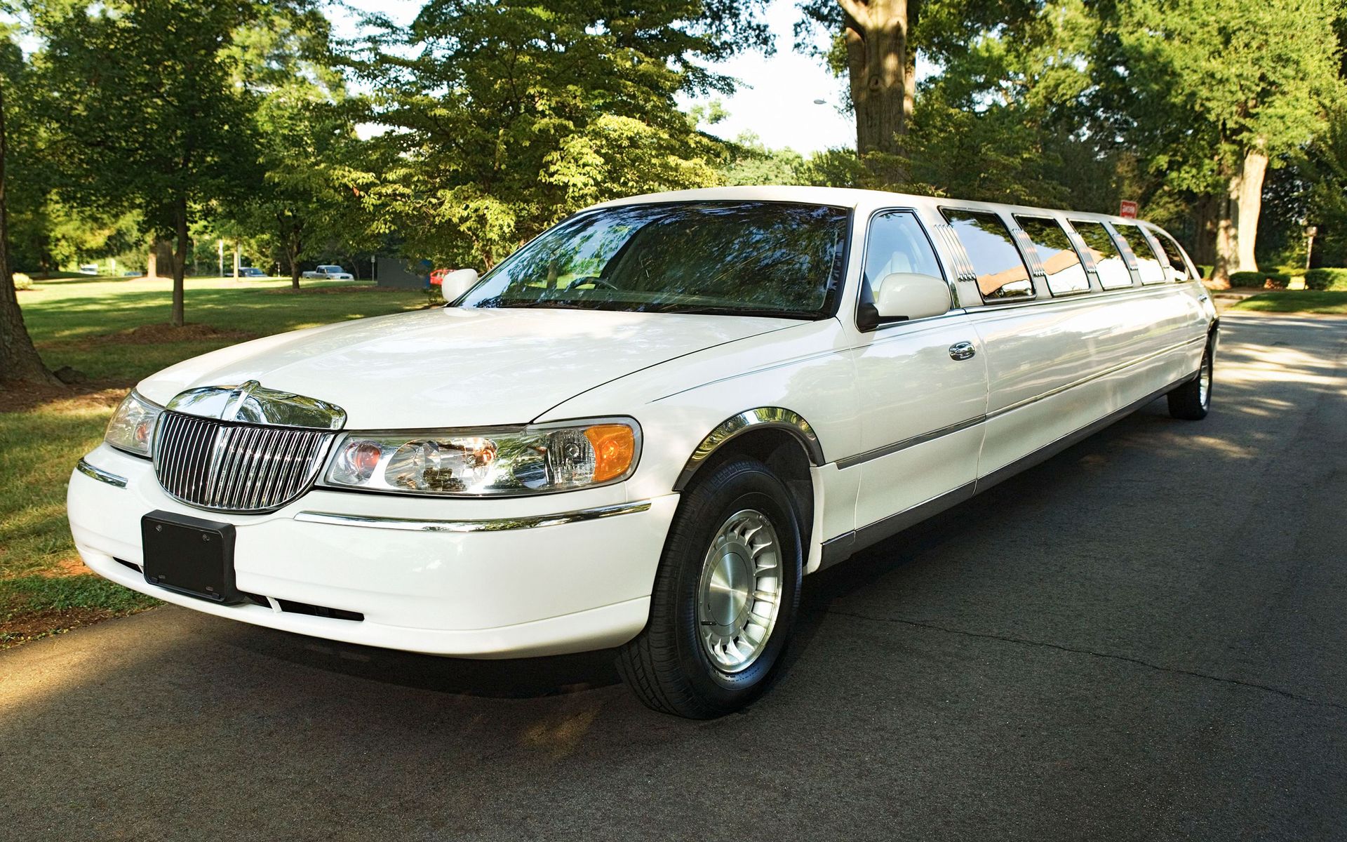 Limo Service Near Me Yorktown Heights, NY | GK Limousine