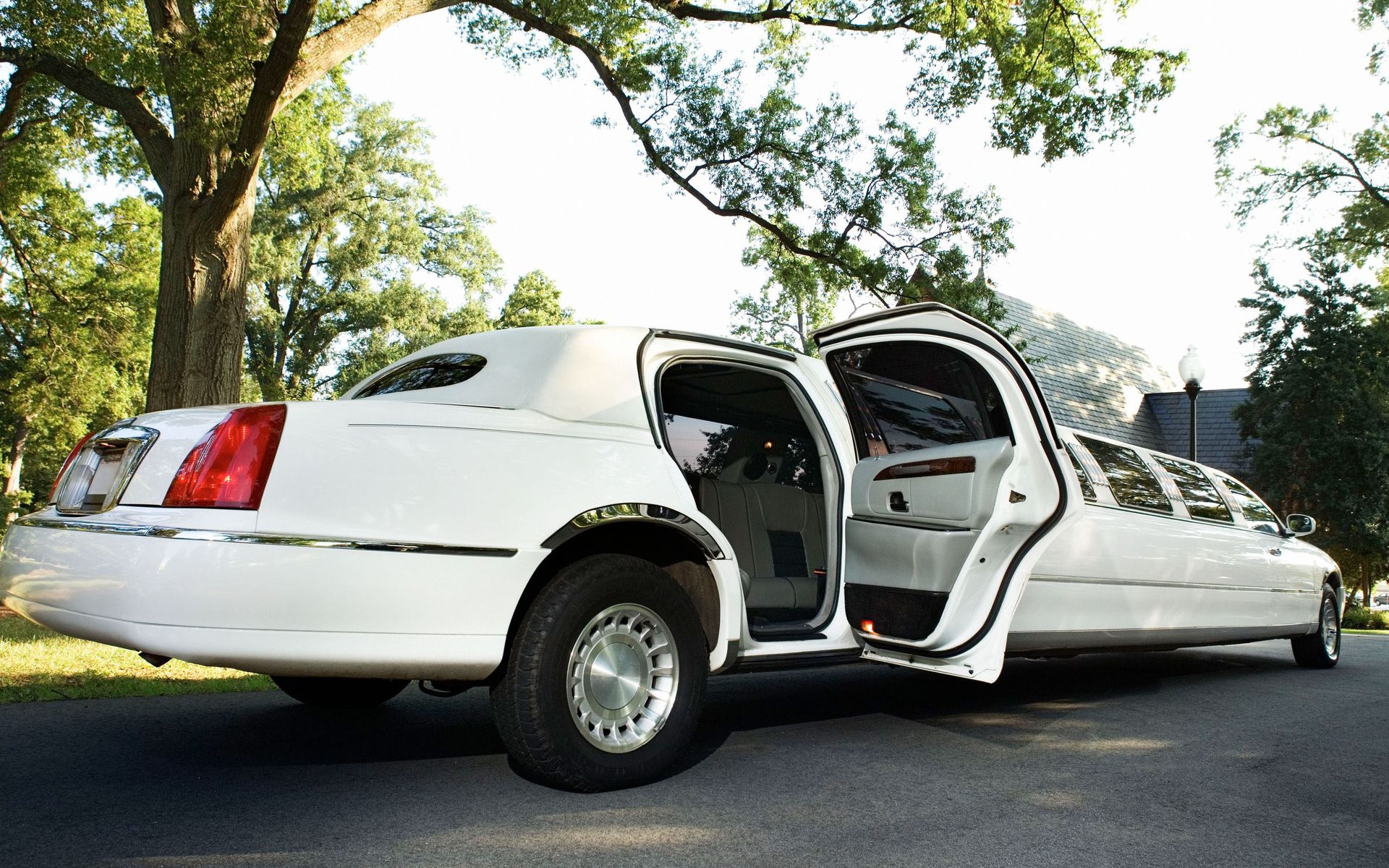 Limo Service Near Me Yorktown Heights, NY | GK Limousine
