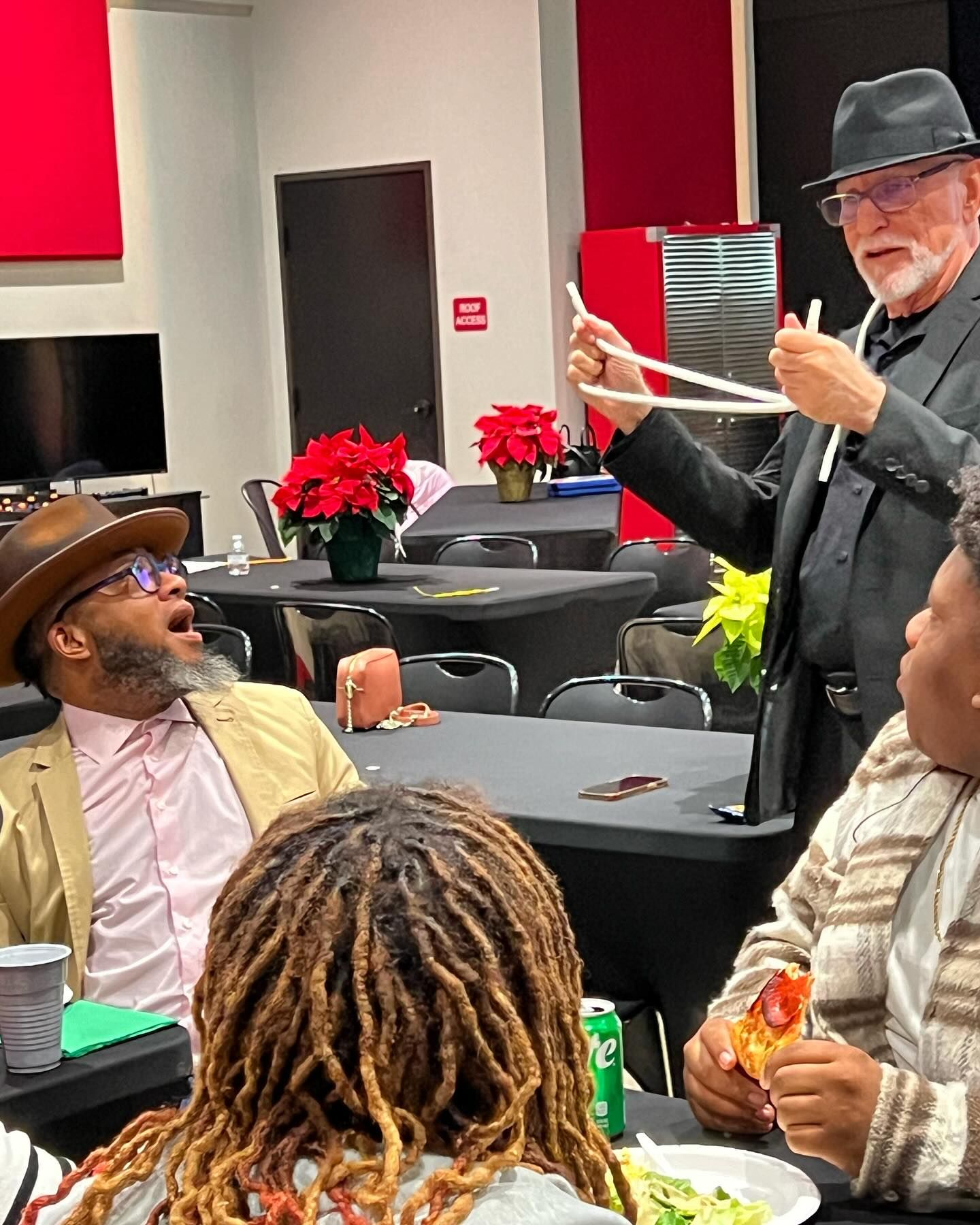 Walk-Around Magic Gallery | Haddon Magic