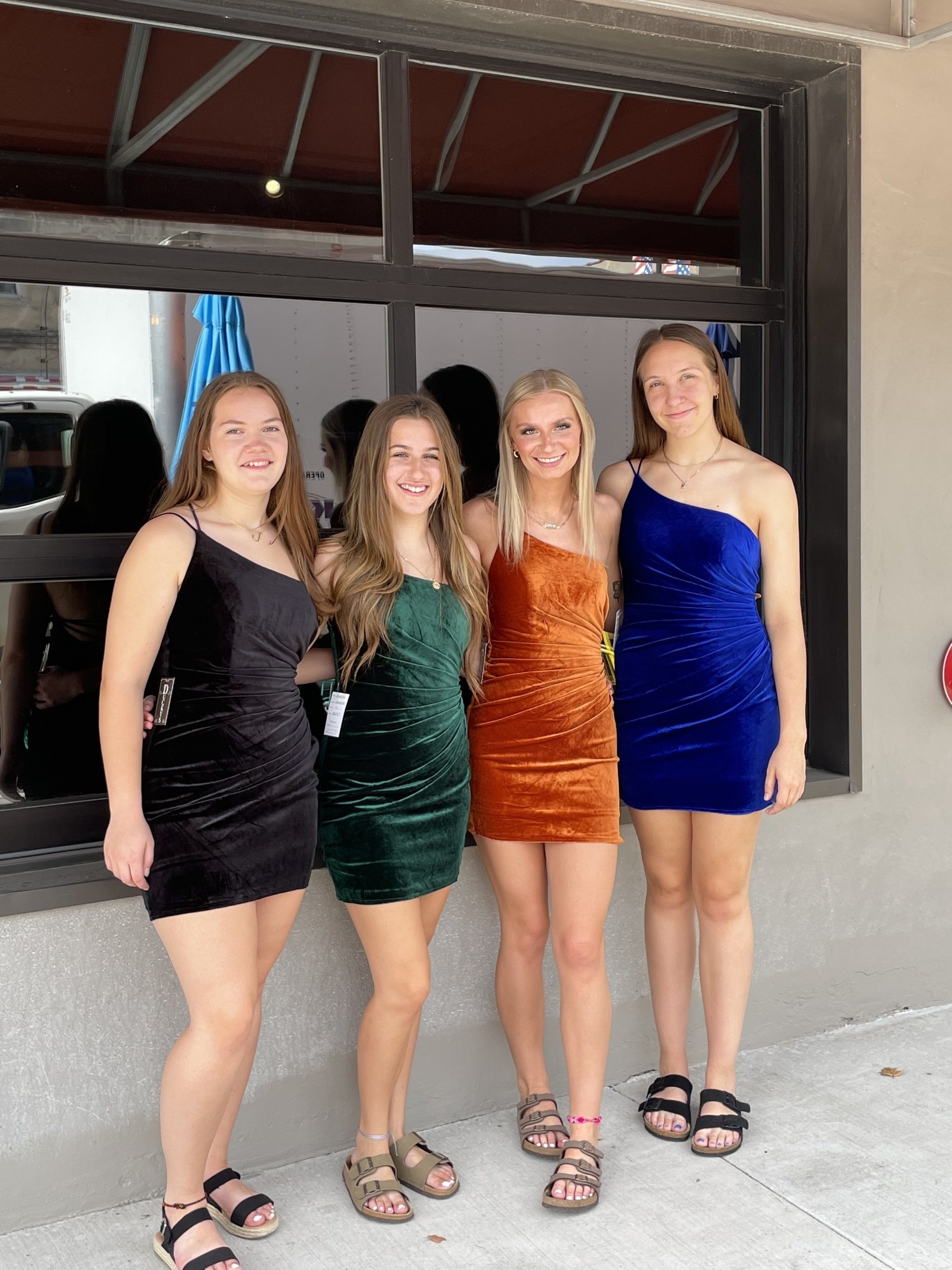 Ducky's Formal Wear Prom Dresses Gallery | Dekalb, IL