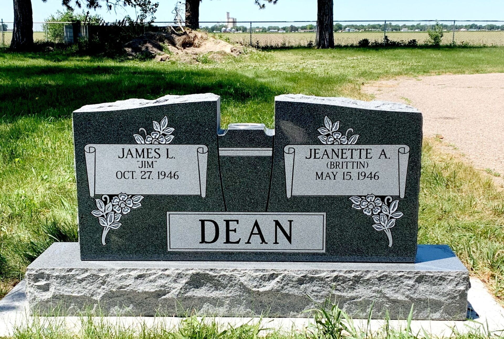 Wegner Monuments, Inc. Split Monuments | Central City, NE