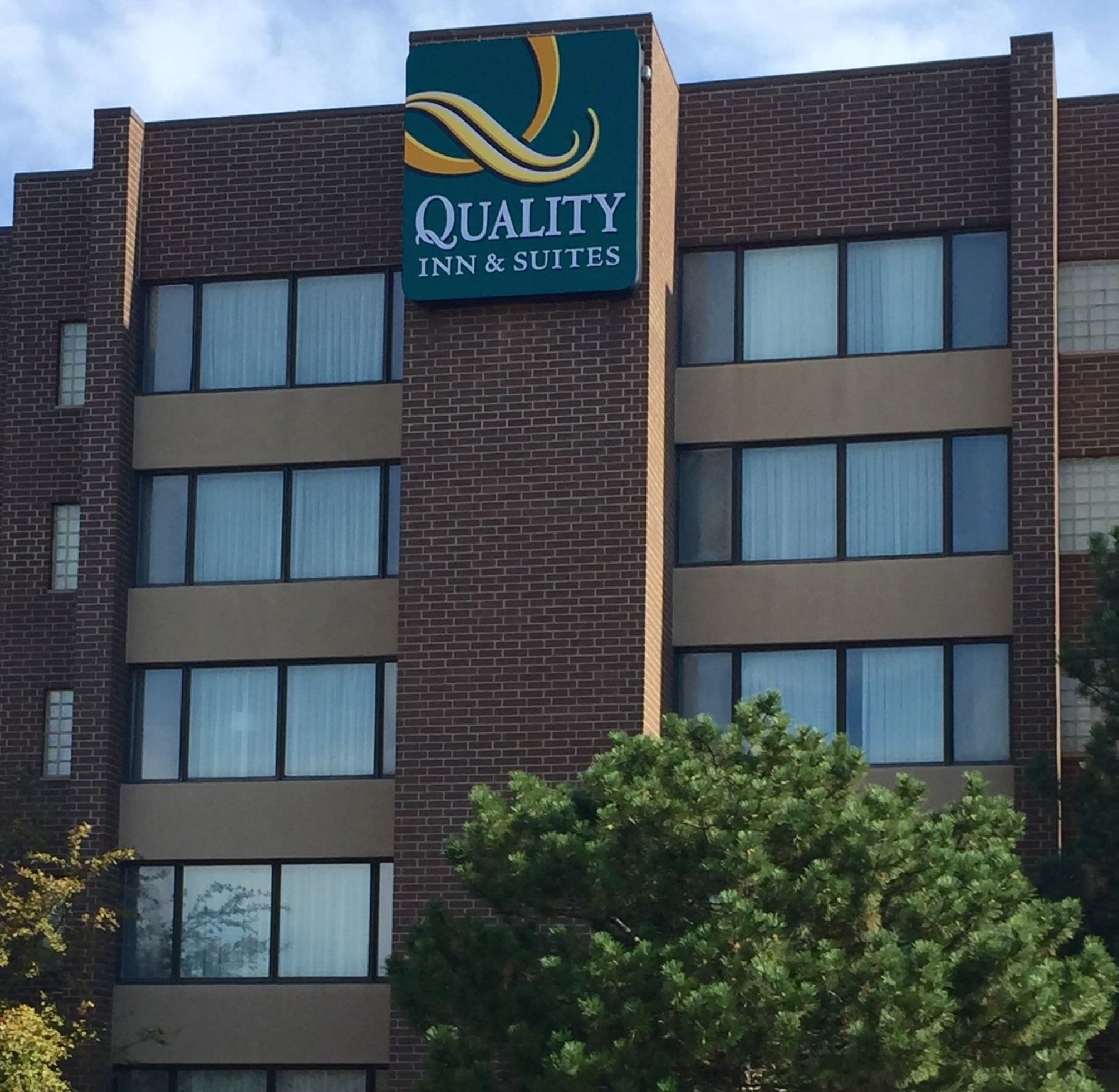 Hotel Stay | Georgios Banquets & Quality Inn Suites | Orland Park, IL