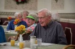 Retirement Home Dining and Home-Cooked Meals | Morton, IL