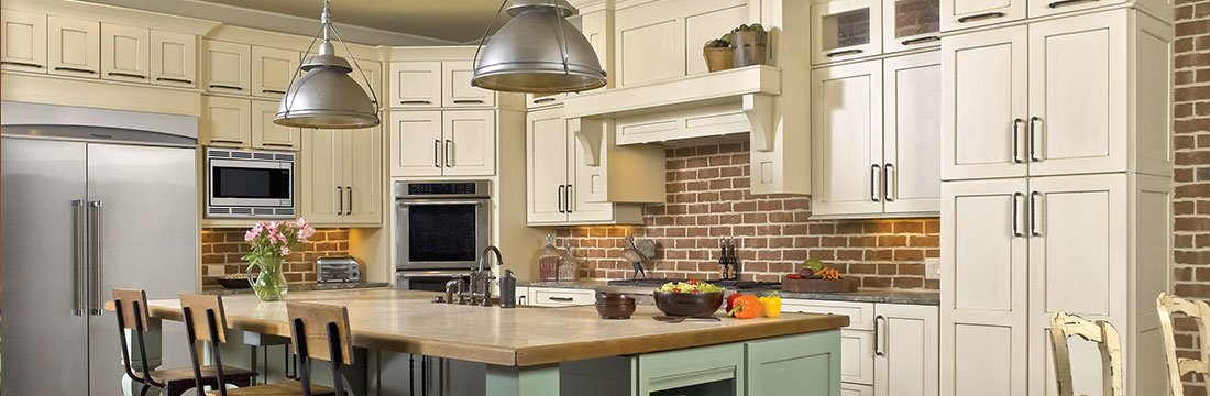 Maple Wood Cabinets | Wellborn Forest Cabinetry New Kensington