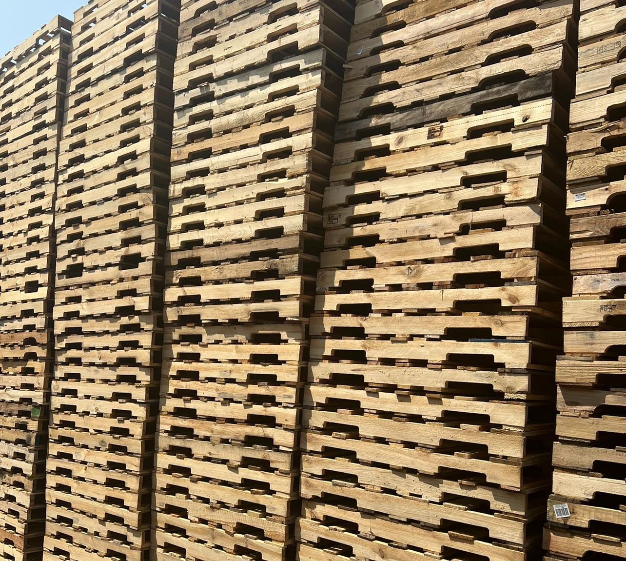 Wood Pallet Sales | Collins Pallet Recycling | Gary, IN